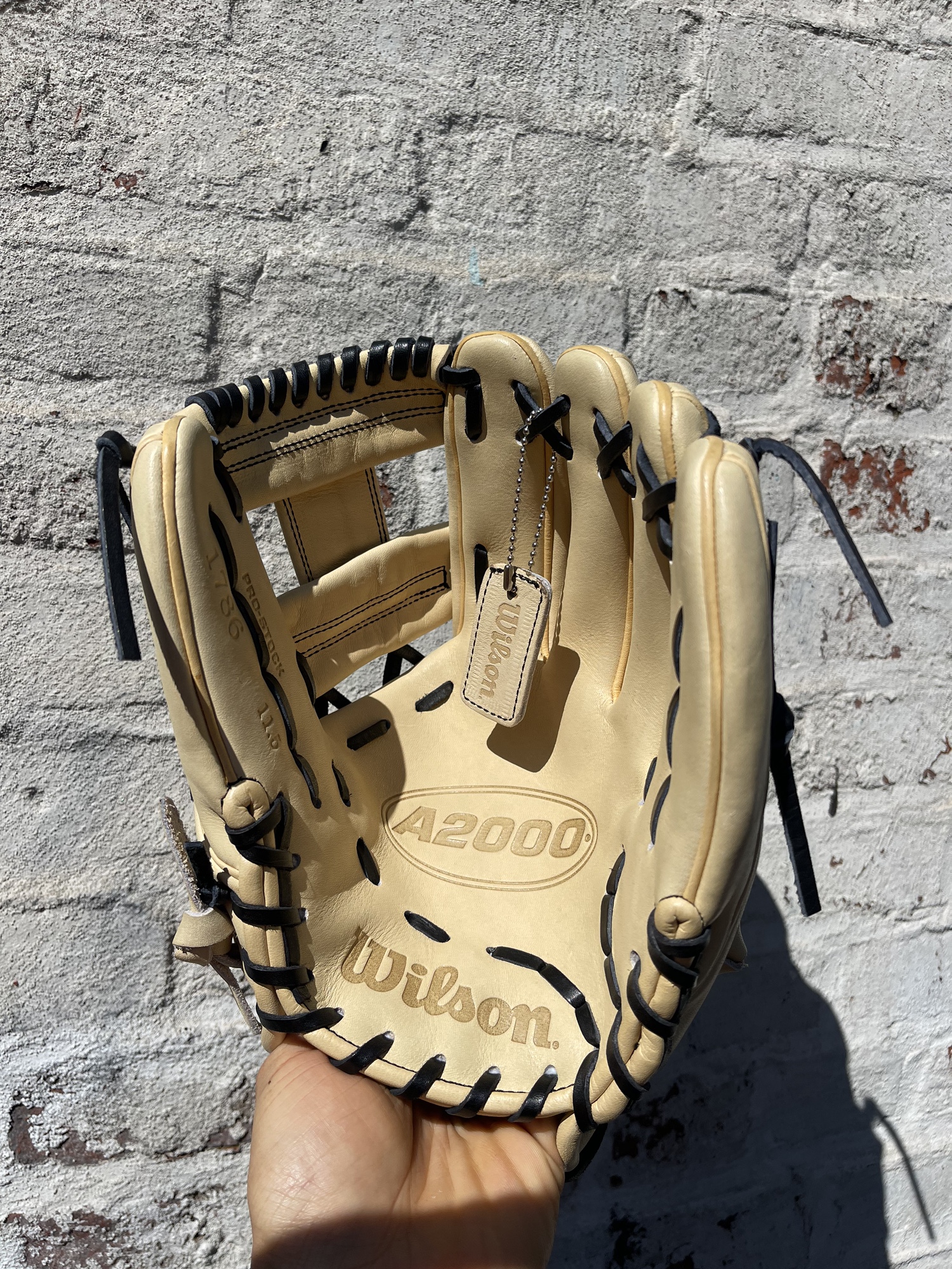 Wilson A2000 11.50” Infield Baseball Glove | SidelineSwap