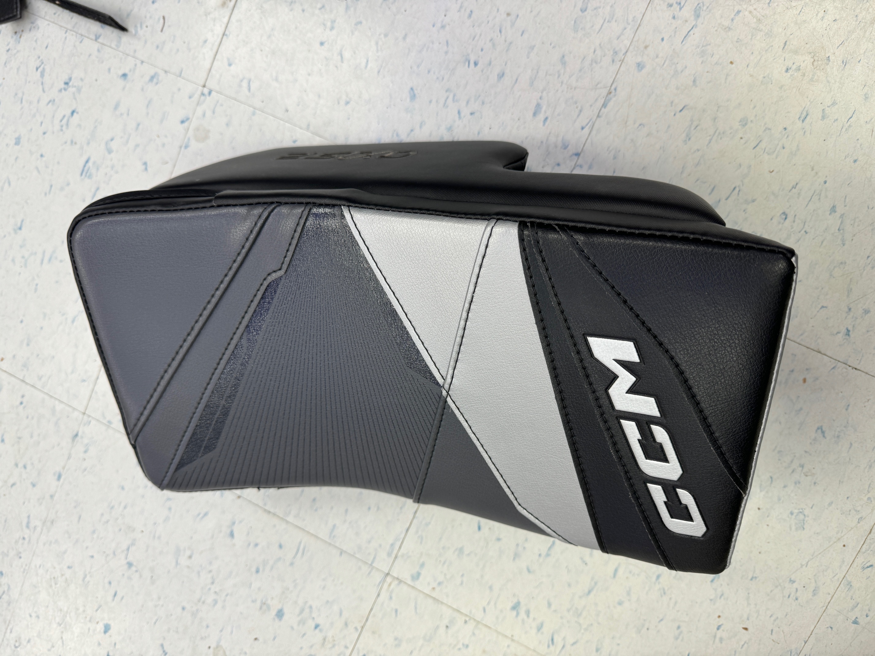 New 34" Regular CCM Axis 2 Pro Goalie Full Set | SidelineSwap