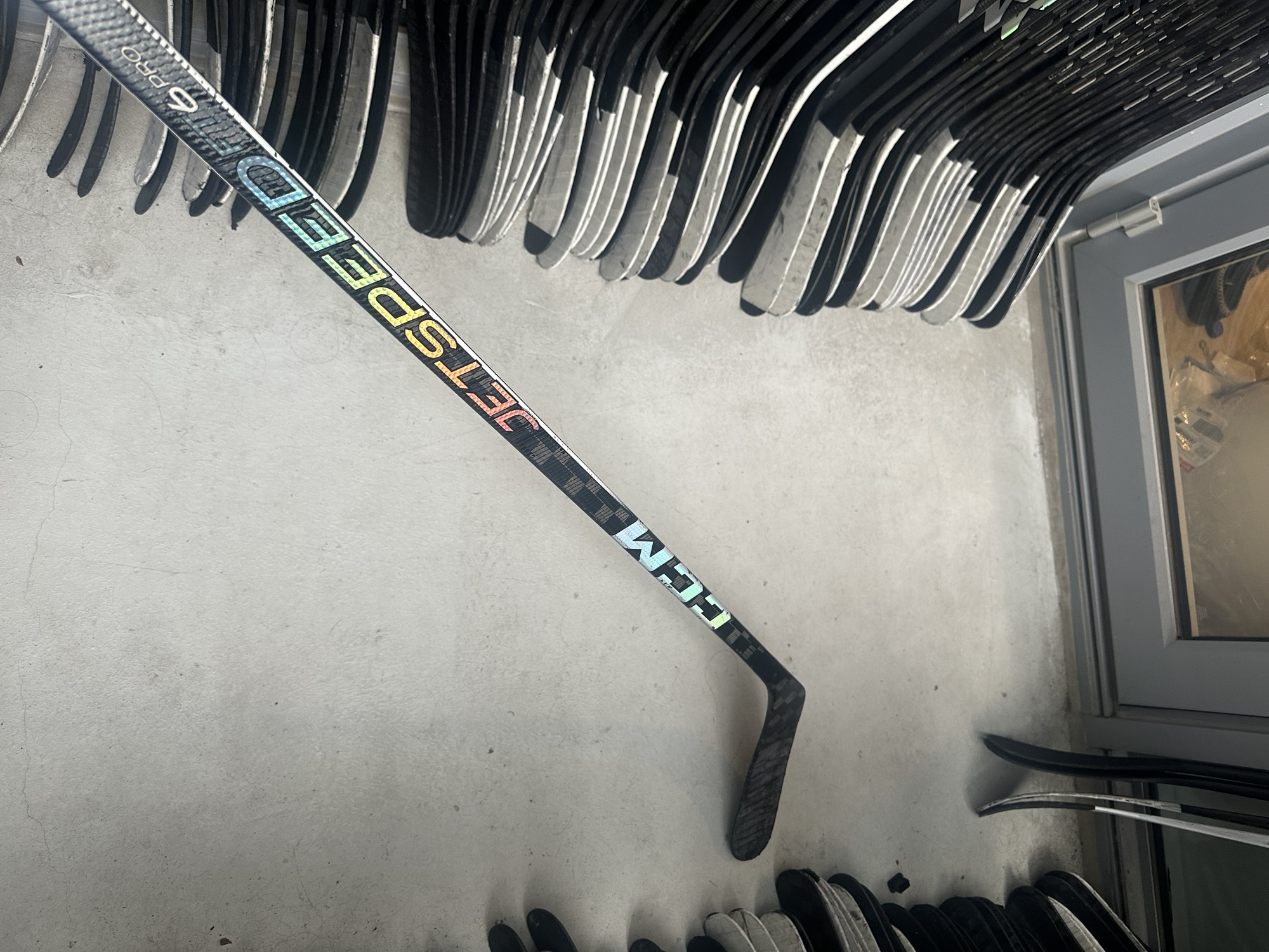 Senior Right Handed P90TM Pro Stock Jetspeed FT6 Pro Hockey Stick ...