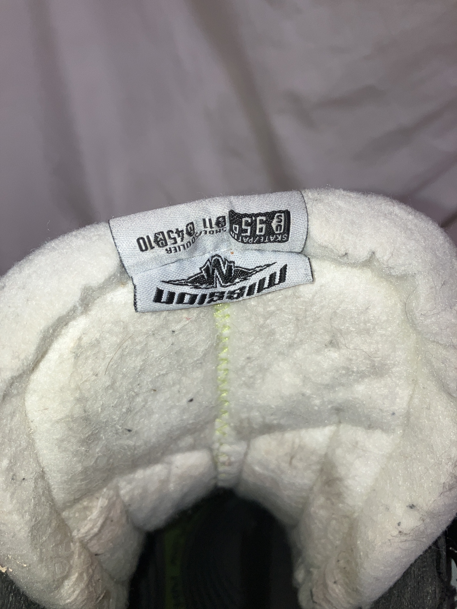 Used Mission 9.5D Inhaler AC2 Hockey Skates | SidelineSwap