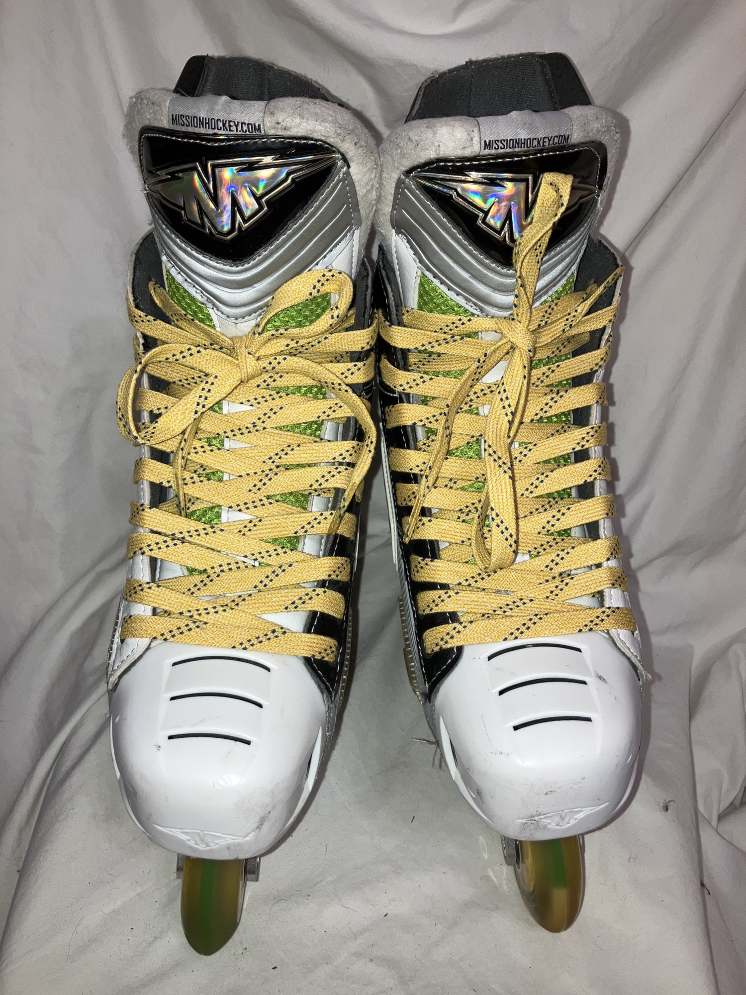 Used Mission 9.5D Inhaler AC2 Hockey Skates | SidelineSwap