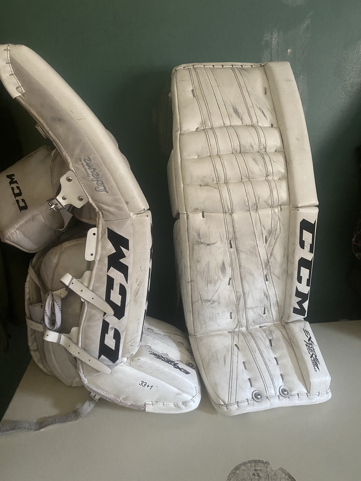CCM EFLEX 2 pads 33+1 | SidelineSwap