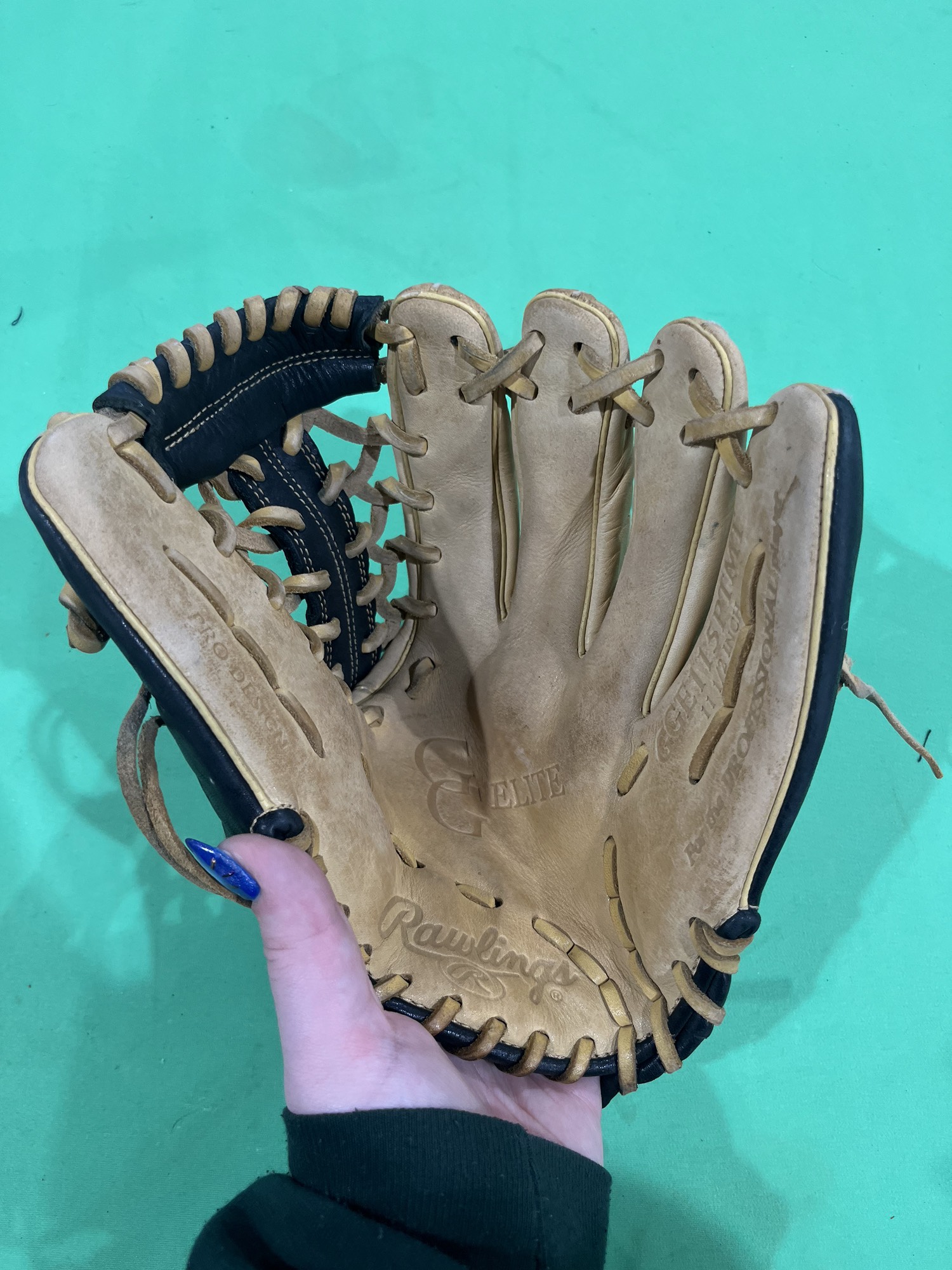 Brown Used Rawlings Gold Glove Elite Right Hand Throw Baseball Glove 11.5" | SidelineSwap