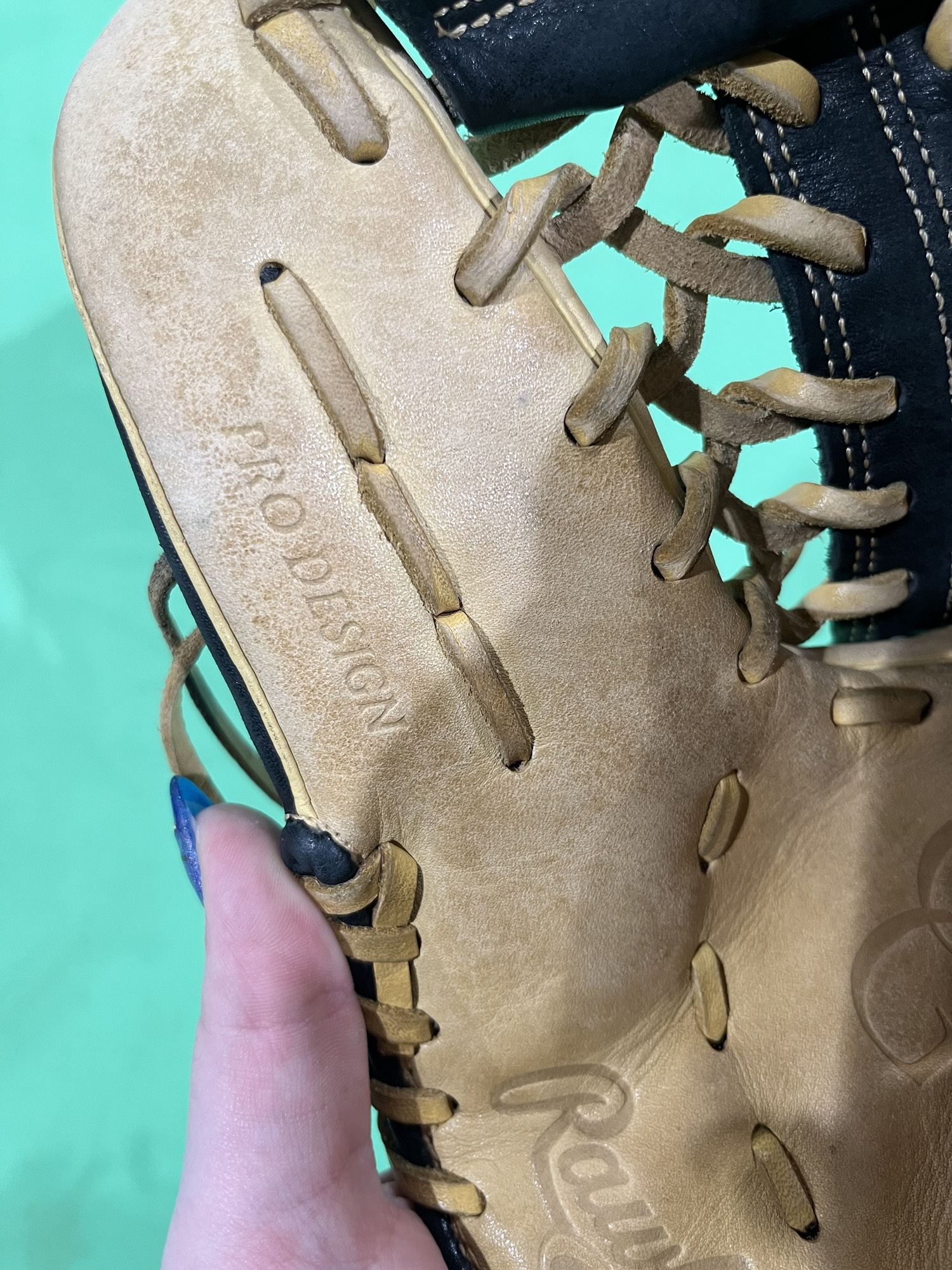 Brown Used Rawlings Gold Glove Elite Right Hand Throw Baseball Glove 11.5" | SidelineSwap