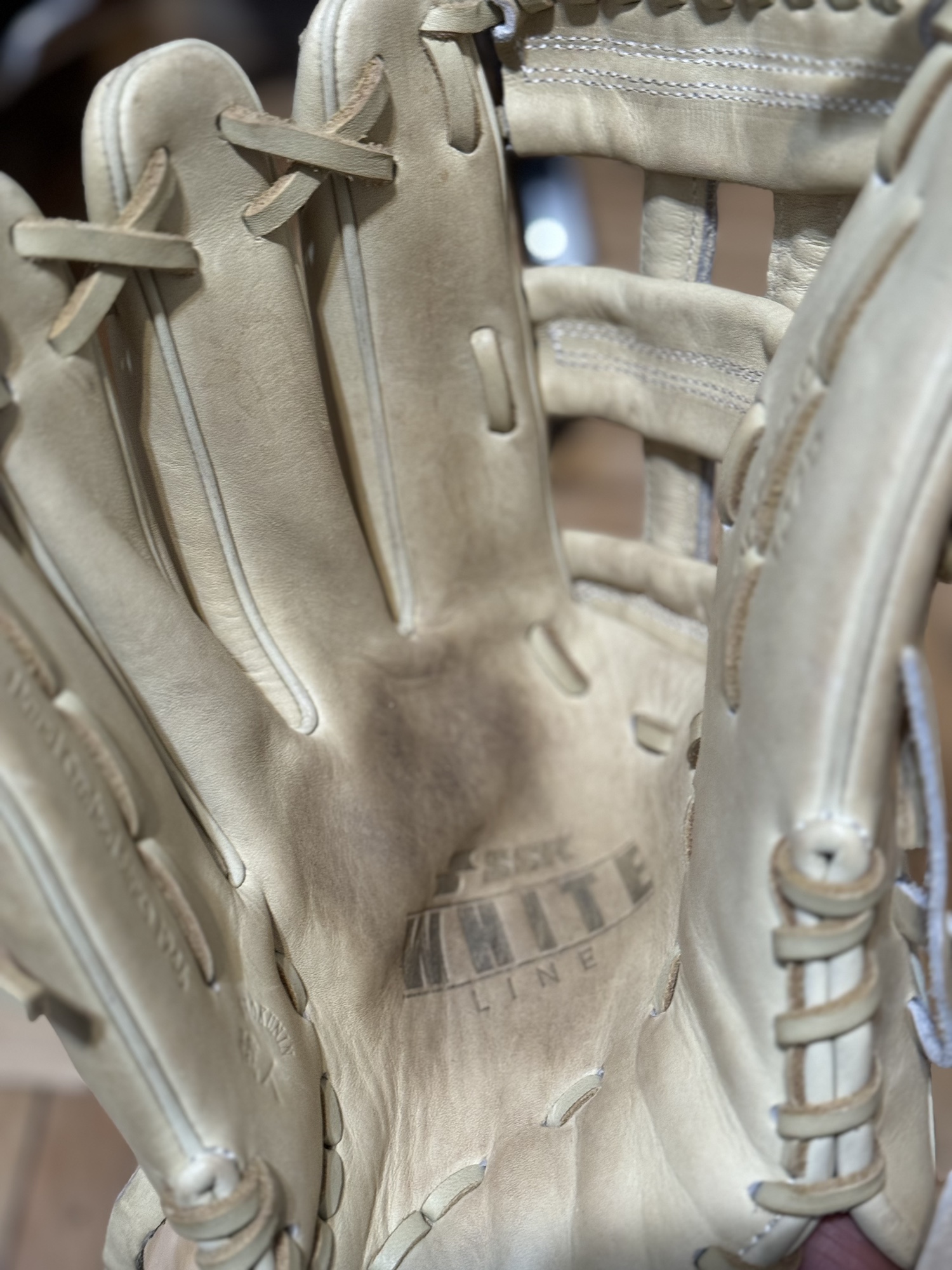 SSK Left Handed Throw Discontinued White Line Glove | SidelineSwap