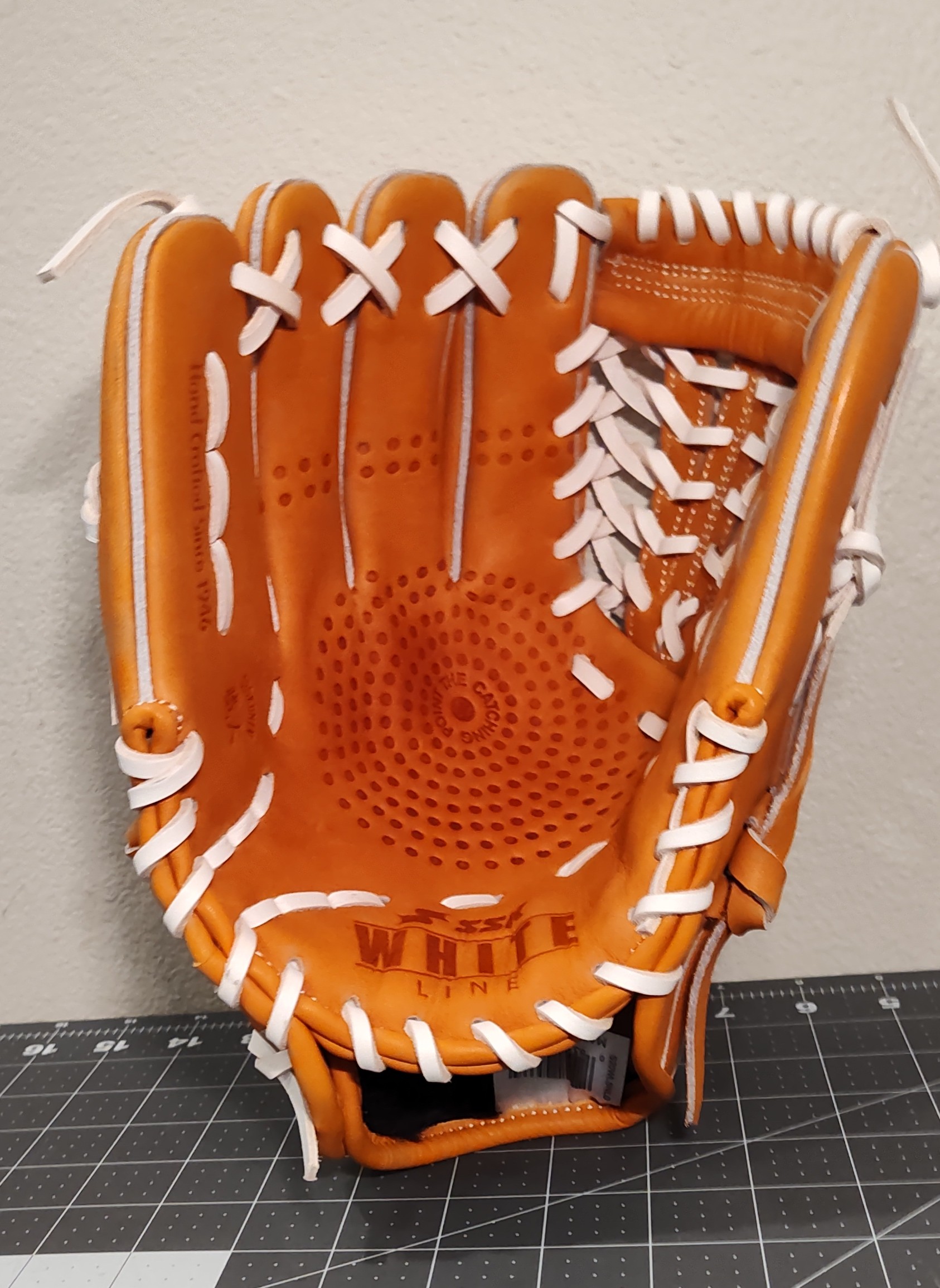 New SSK White Line Baseball Glove 11.75" (Lefty) | SidelineSwap