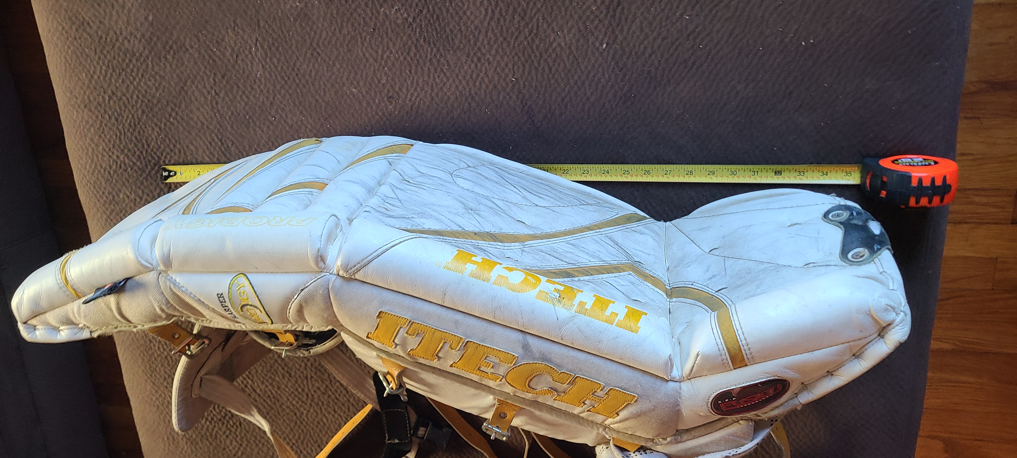 Used 34" Itech Prodigy 9.8 Goalie Leg Pads | SidelineSwap