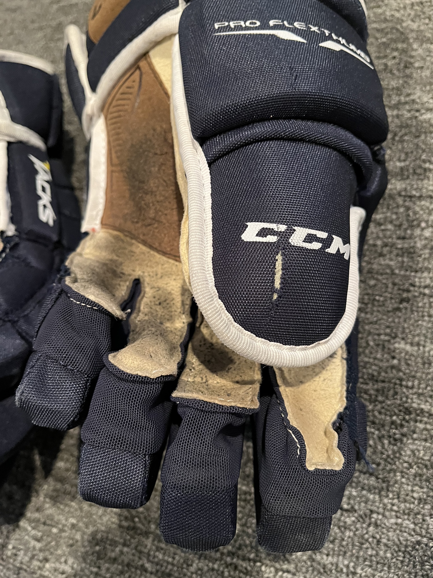 CCM 15" Tacks 4 Roll Pro Gloves | SidelineSwap