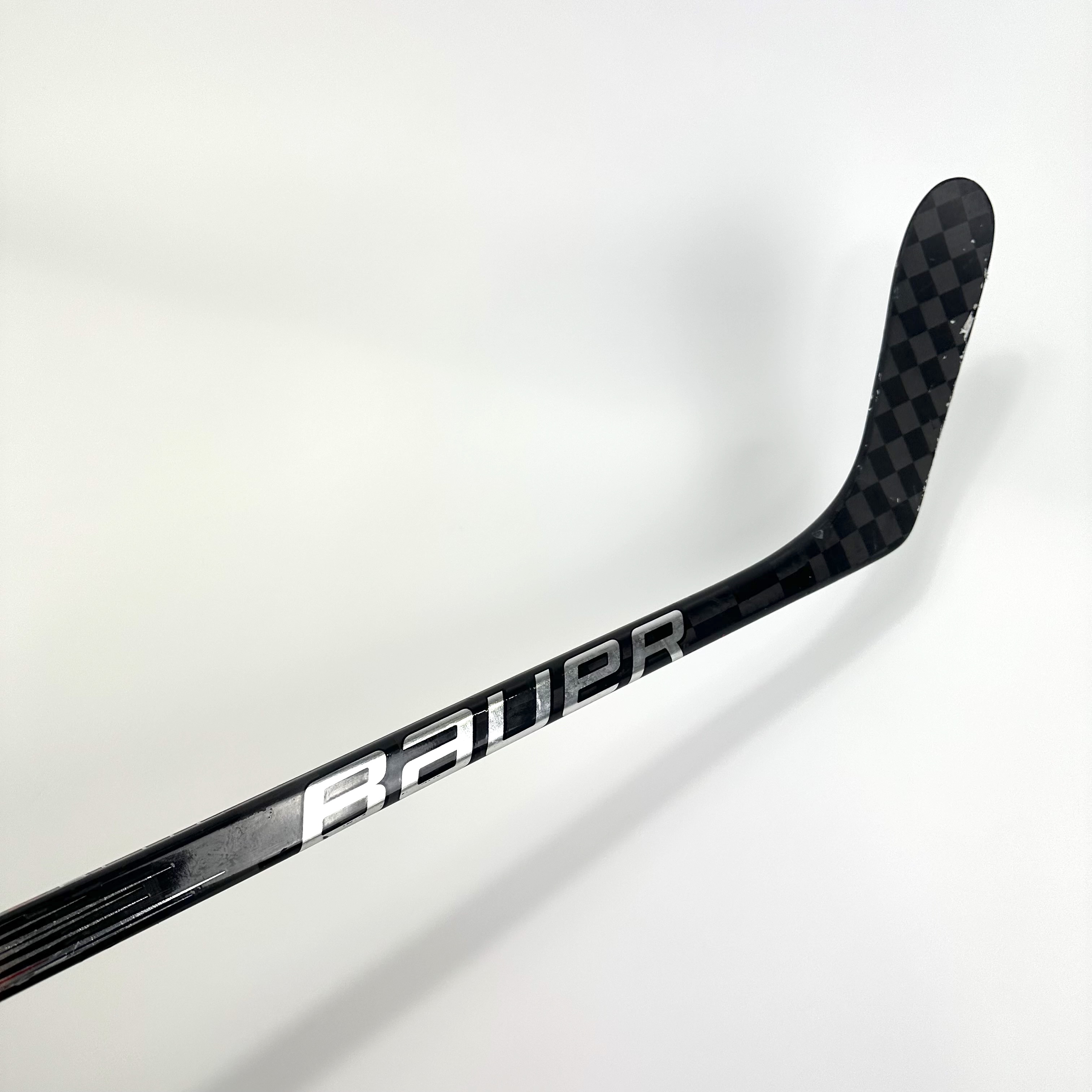 Used Left Red Bauer Vapor Hyperlite 2 | P28 Curve 70 Flex Grip | G66 ...