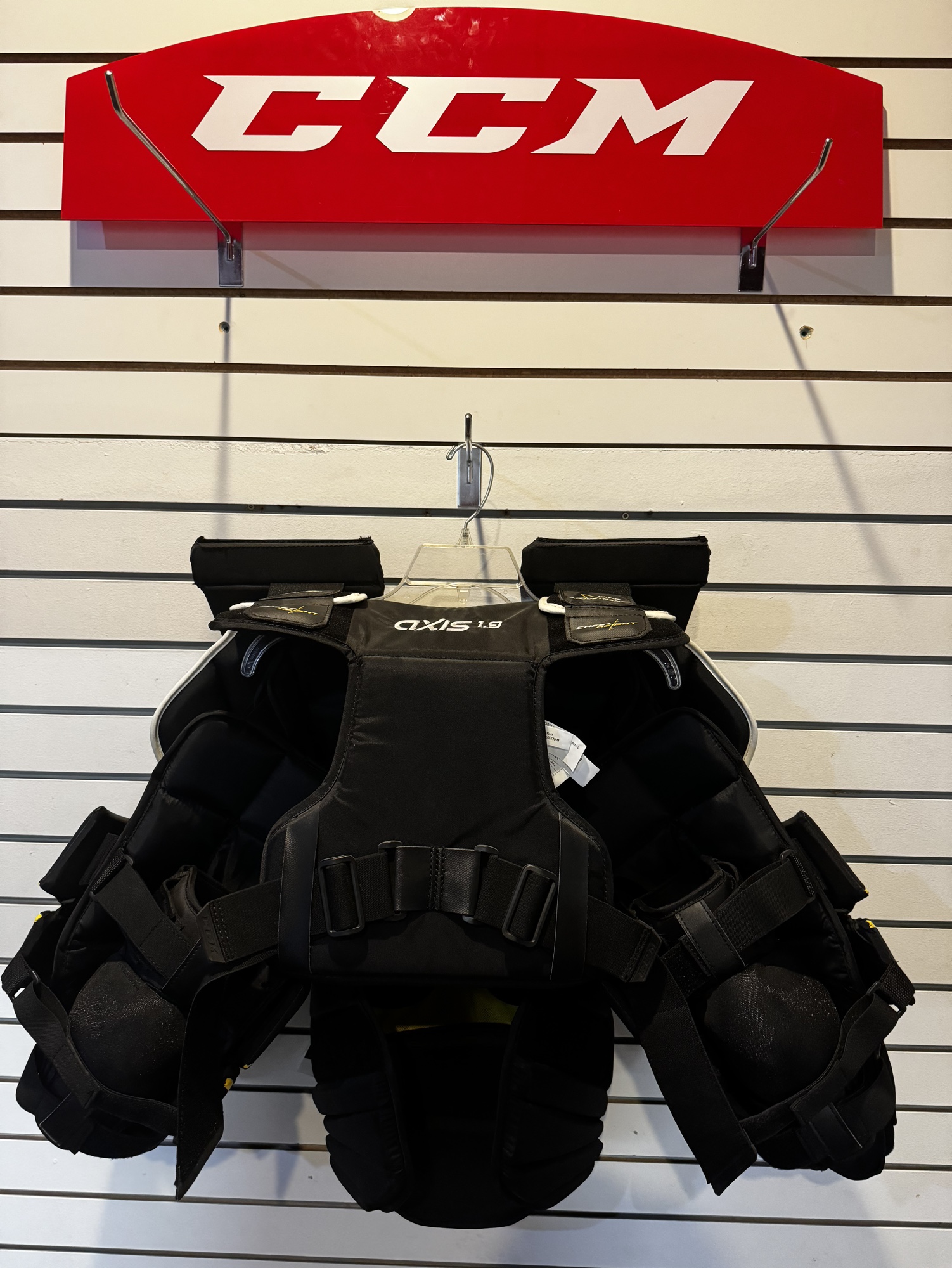 New Large/Extra Large CCM Axis 1.9 Goalie Chest Protector | SidelineSwap