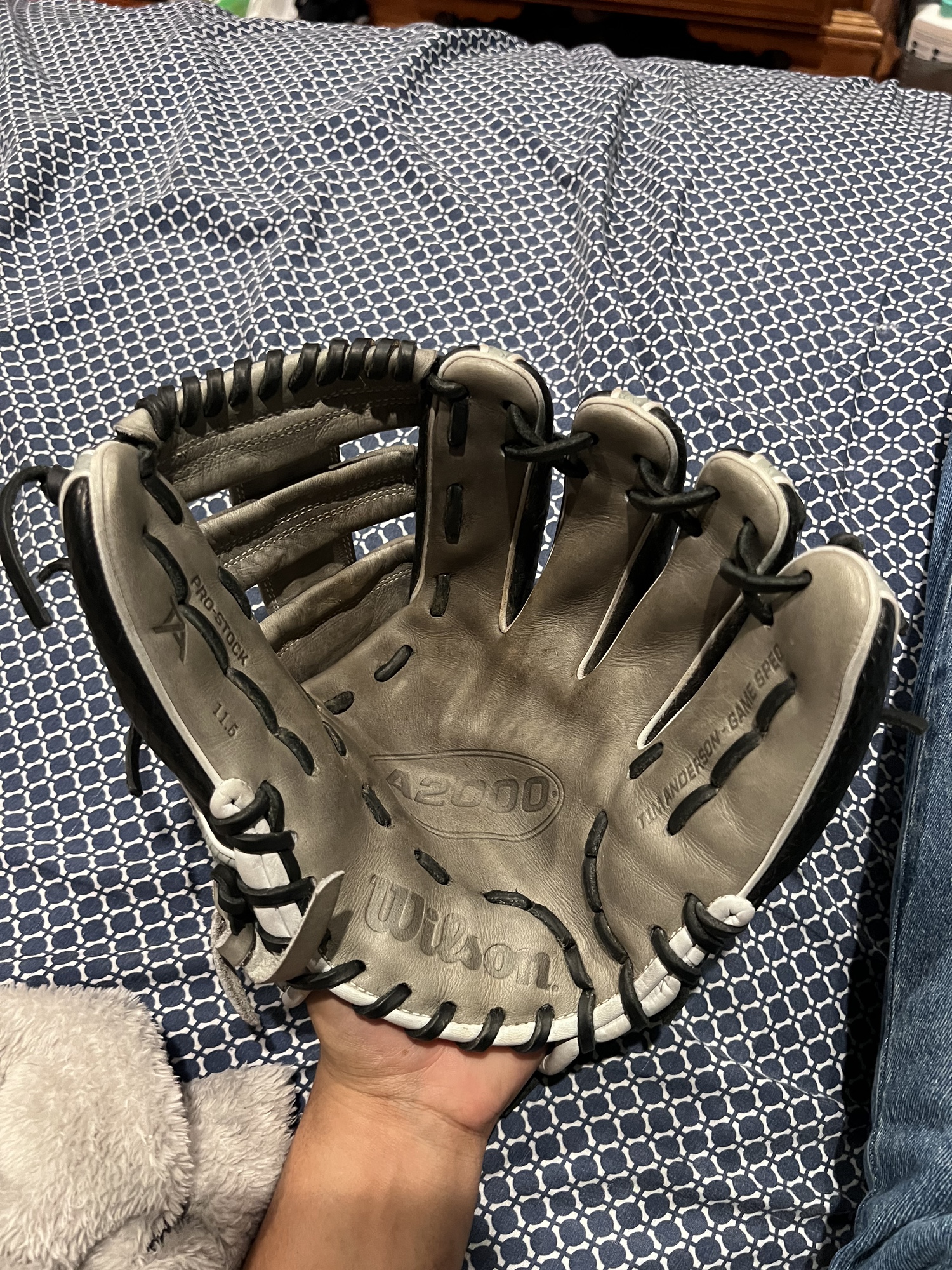 2023 Infield 11.5" A2000 Baseball Glove | SidelineSwap