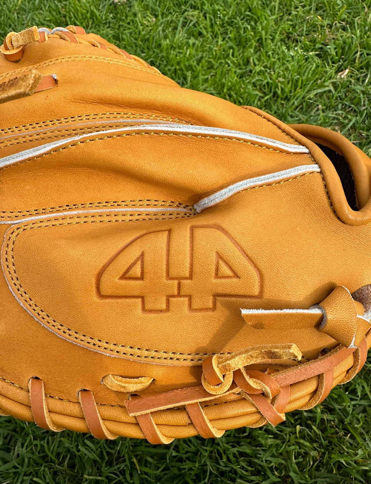 *NO TRADES* 44 Pro Signature Series Catcher’s Mitt (33”) | SidelineSwap