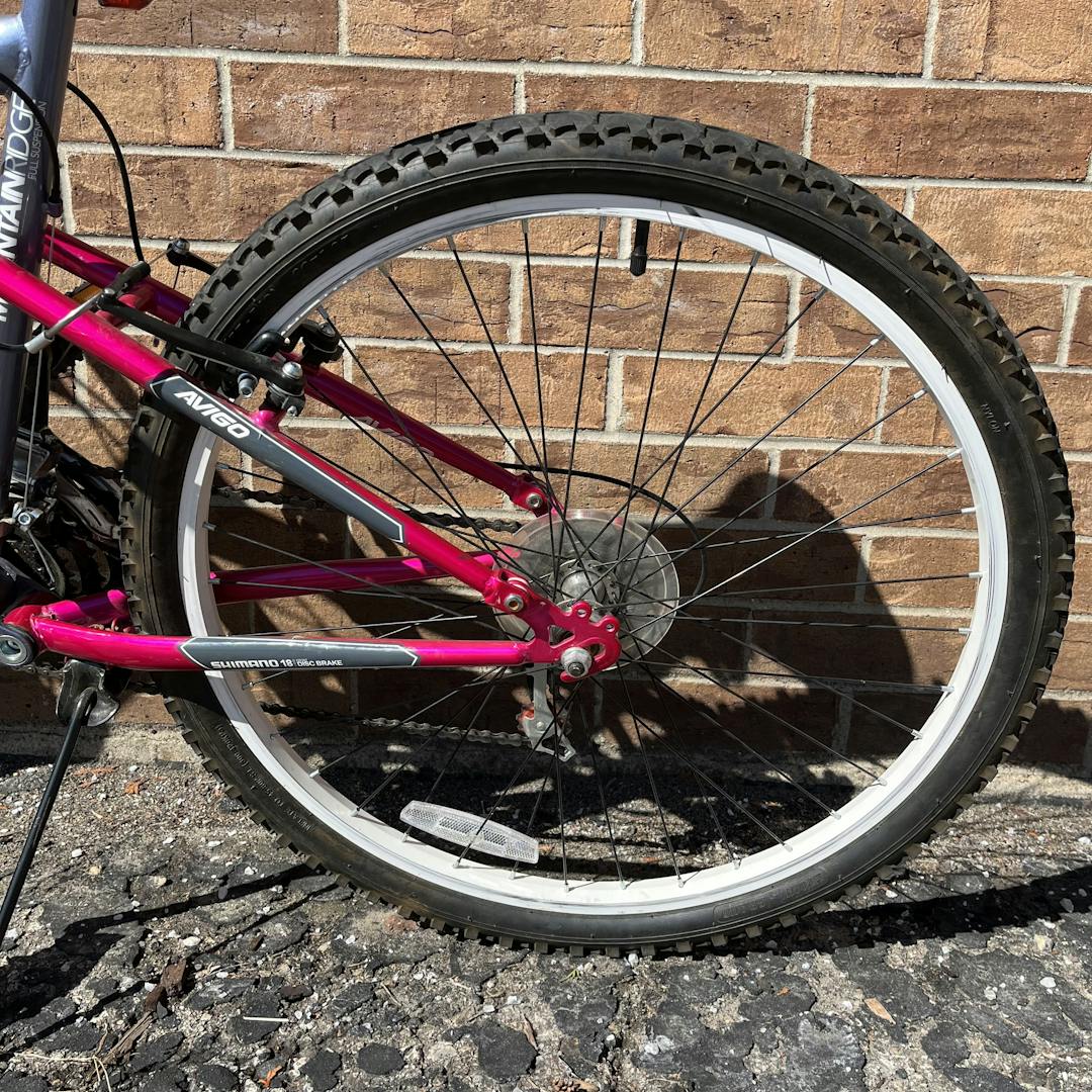 Used Avigo Mountain Bike 26 48-52cm - 19-20" - Lg Frame 18 Speed Womens ...