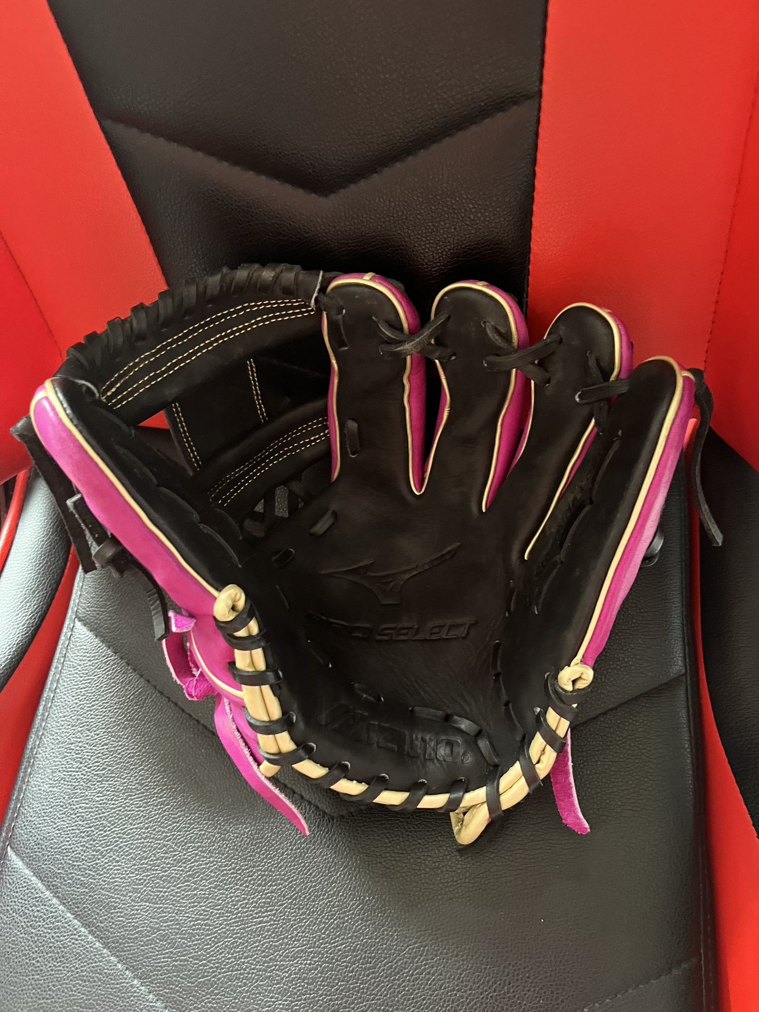 Used 2023 Infield 11.5" Pro Select Baseball Glove | SidelineSwap