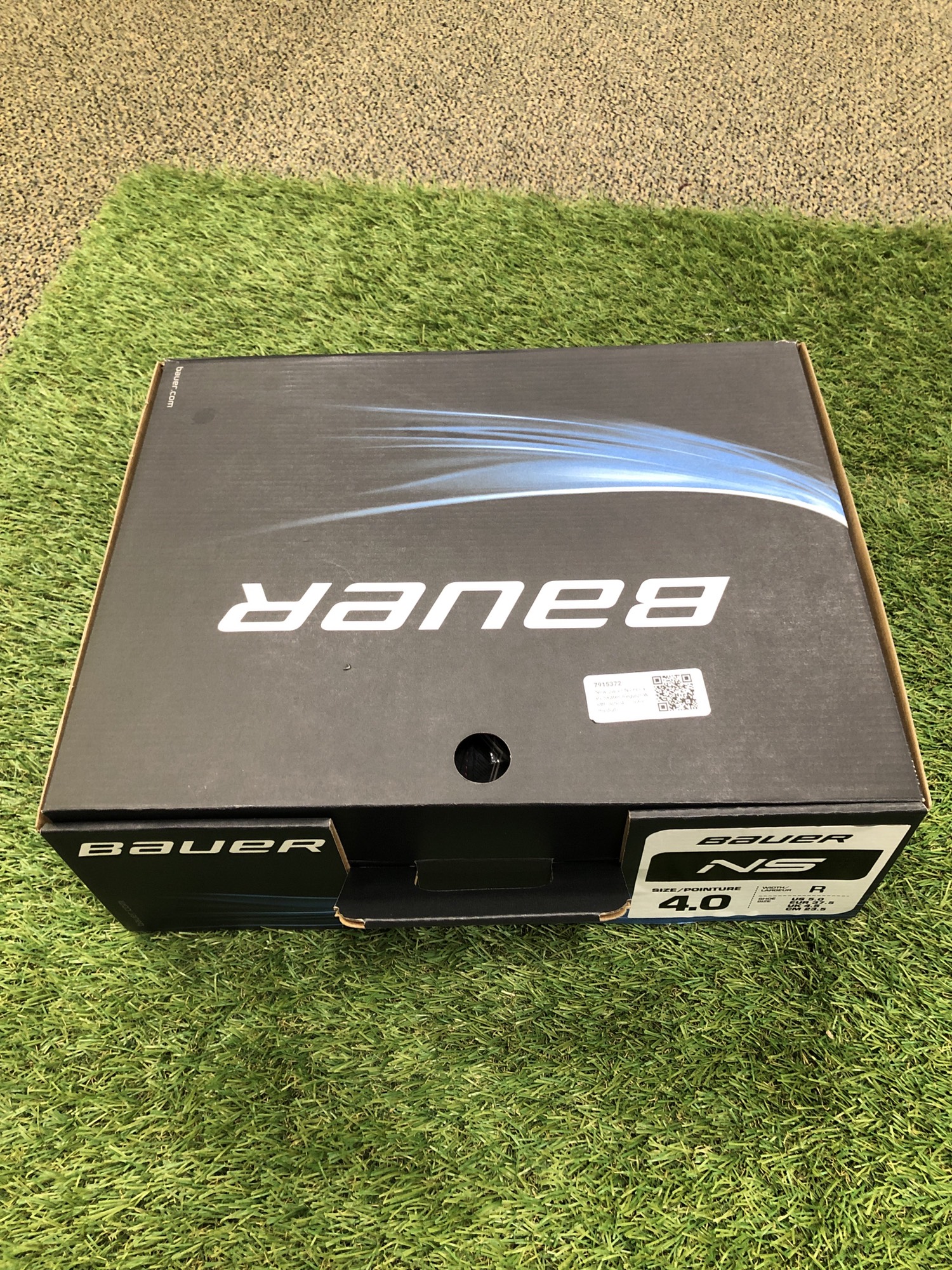 New Bauer Ns Hockey Skates Regular Width Size 4.0 - Intermediate ...