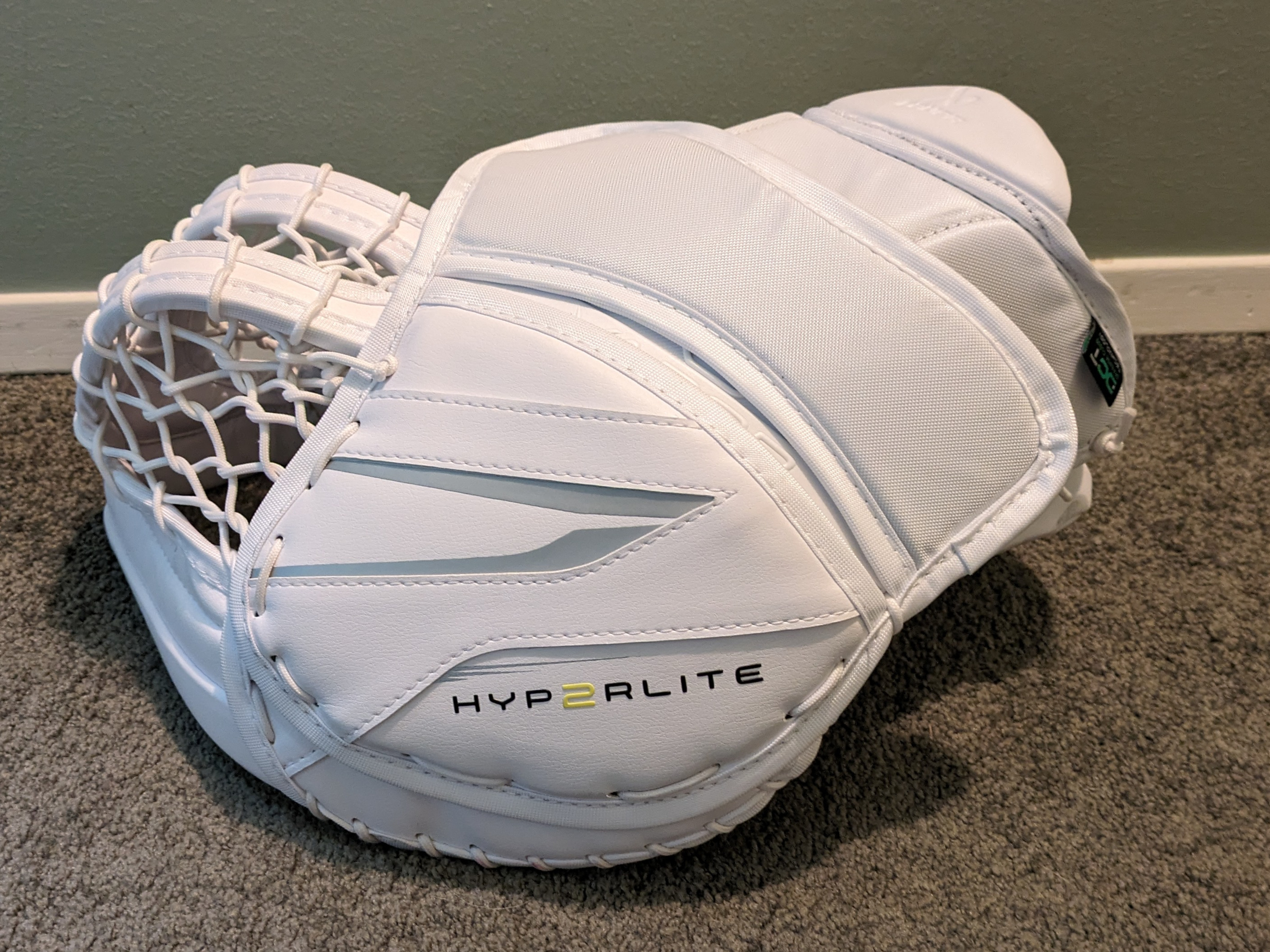 Used, Like New, Bauer Hyperlite 2 Regular, White/White, Senior | SidelineSwap