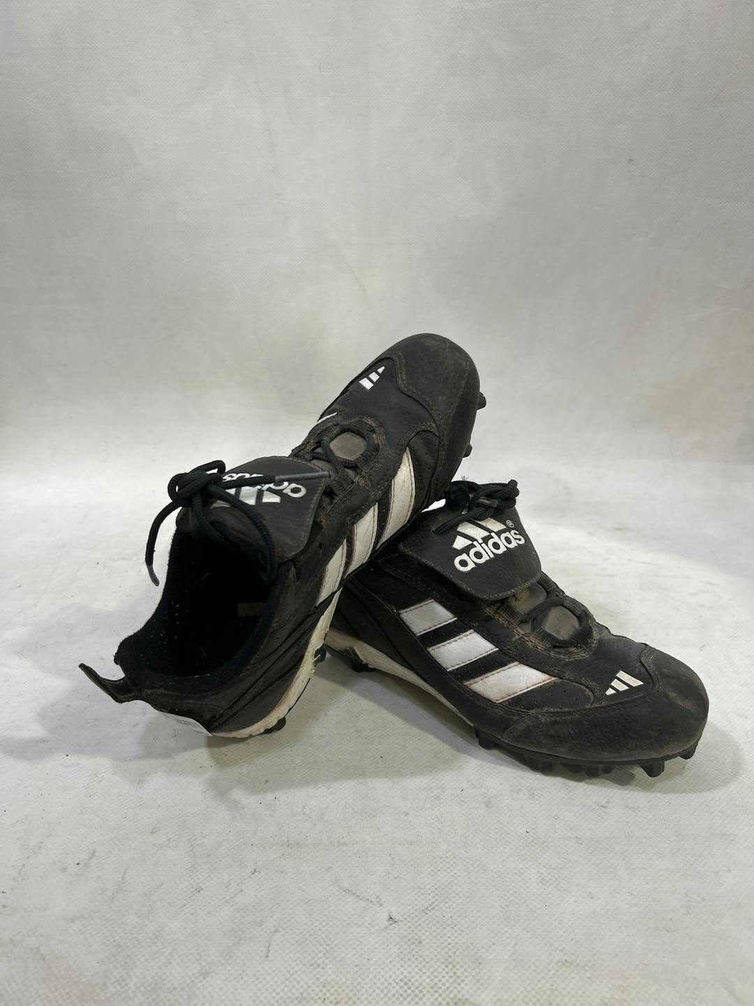 Used Adidas Low Cut Ball Cleats Sz 5 Senior 5 Baseball And Softball ...