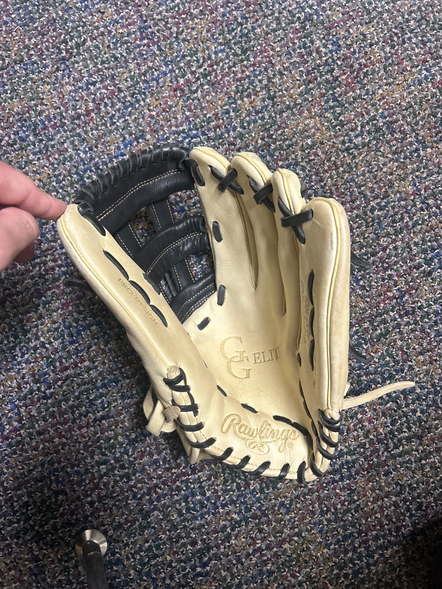 Used 2022 Outfield 12.75" Gold Glove Elite Baseball Glove | SidelineSwap