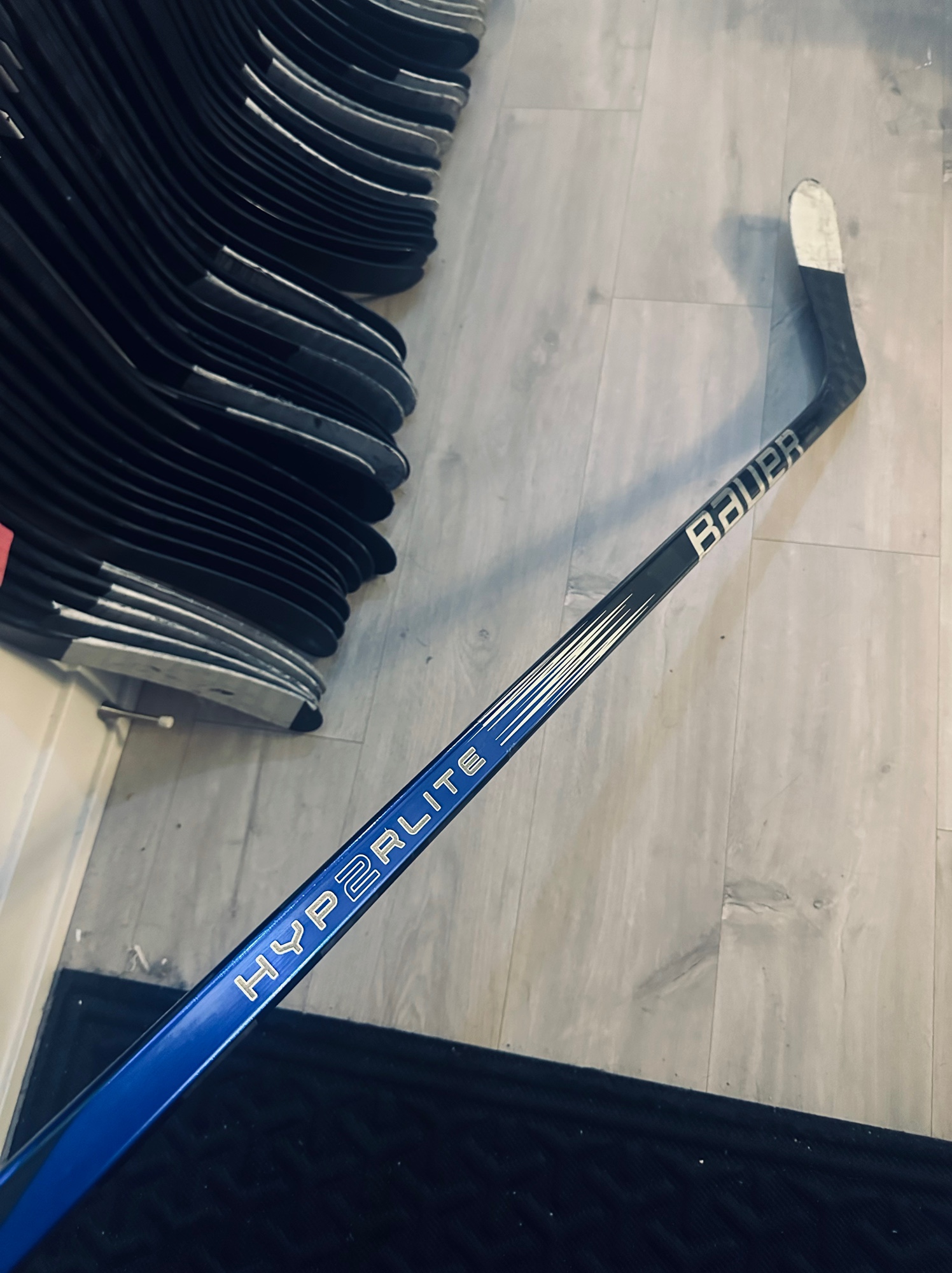 P28 70 Flex Used Left Hand Pro Stock Vapor Hyperlite 2 Hockey Stick ...