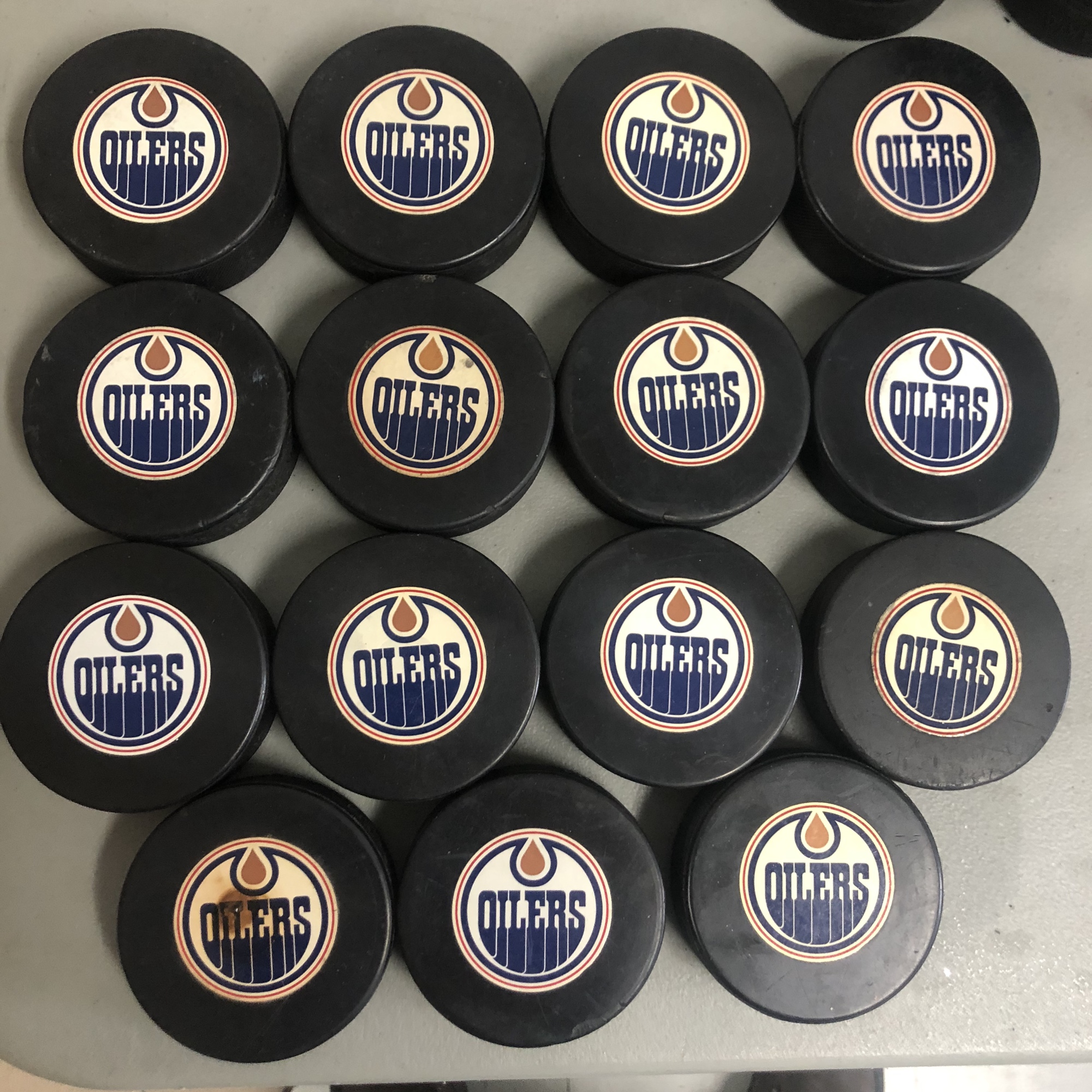 Edmonton Oilers puck | SidelineSwap
