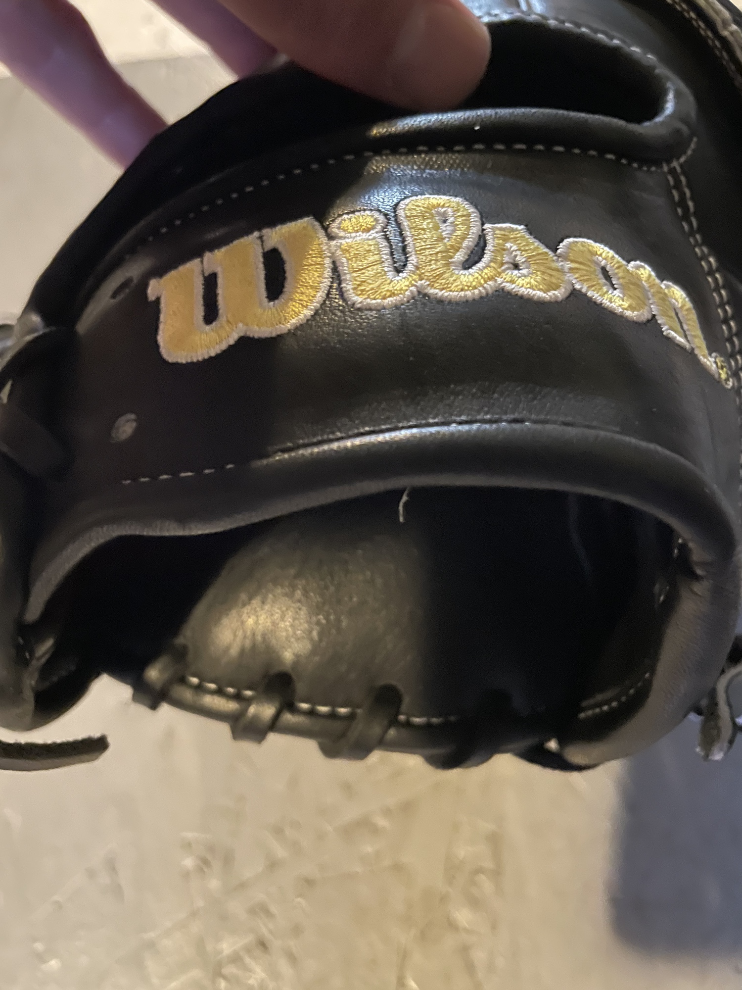 Wilson A2000 11.5” Infield Baseball Glove Excellent | SidelineSwap