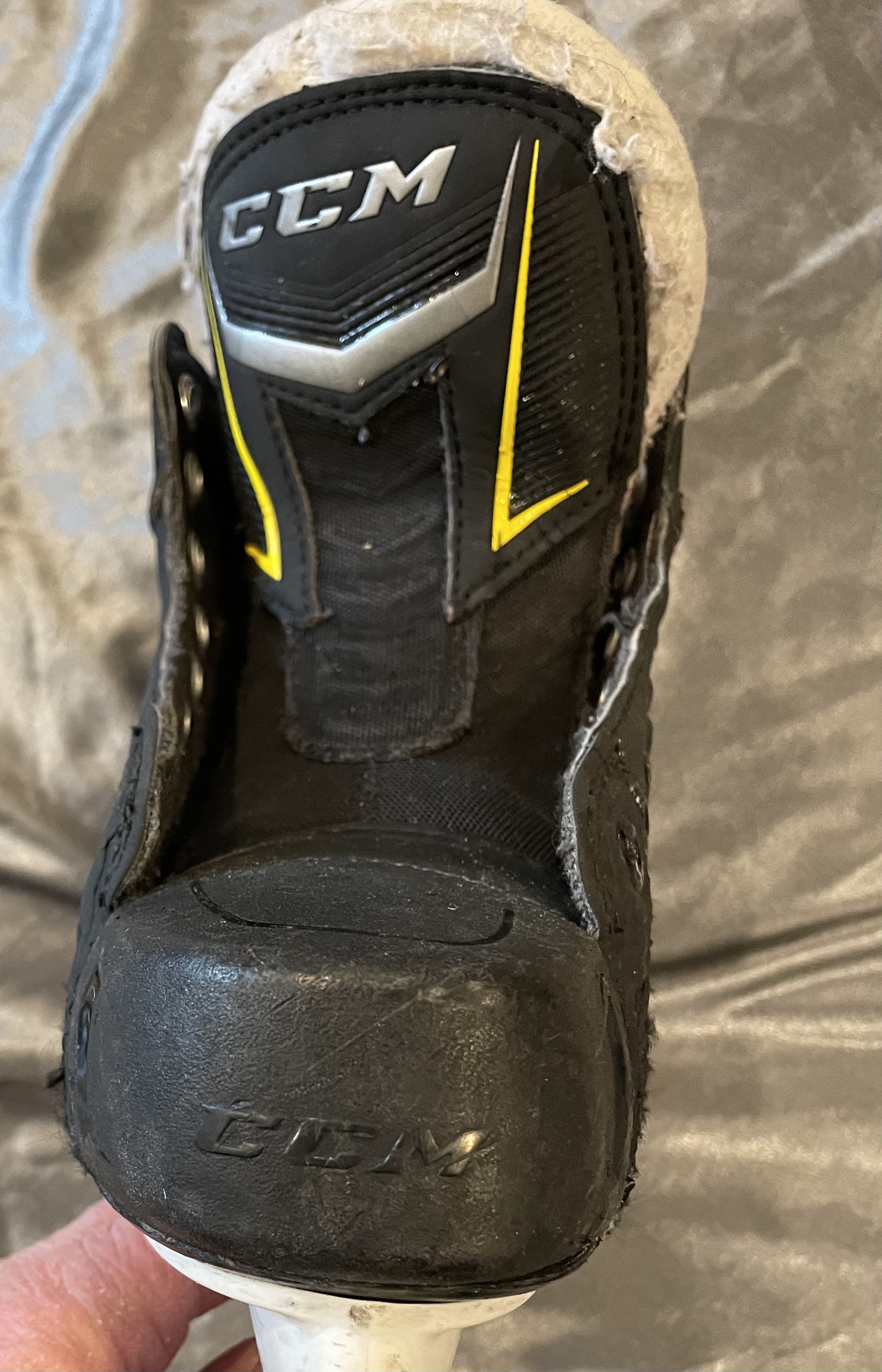 Used CCM Tacks 9080 Hockey Skates Size 3.5 | SidelineSwap