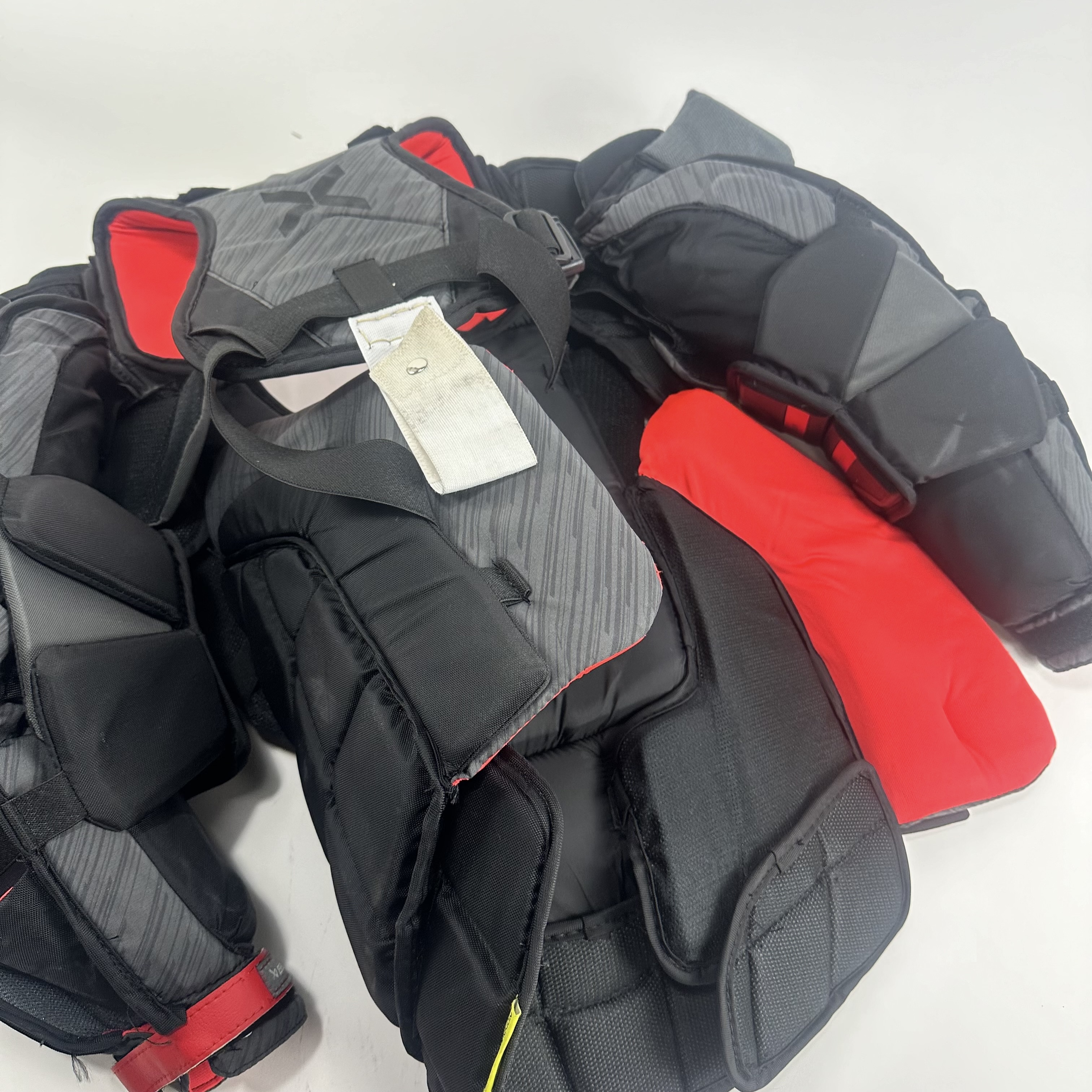 Like New Bauer Vapor Hyperlite 2 Goalie Chest Protector | Senior Medium ...