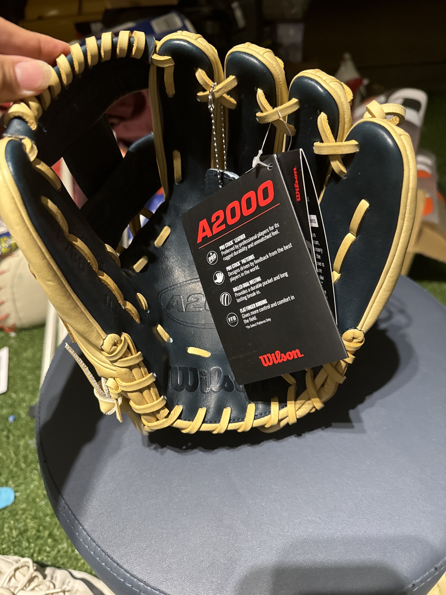 New 2020 Right Hand Throw 11.5" A2000 1786 Baseball Glove | SidelineSwap