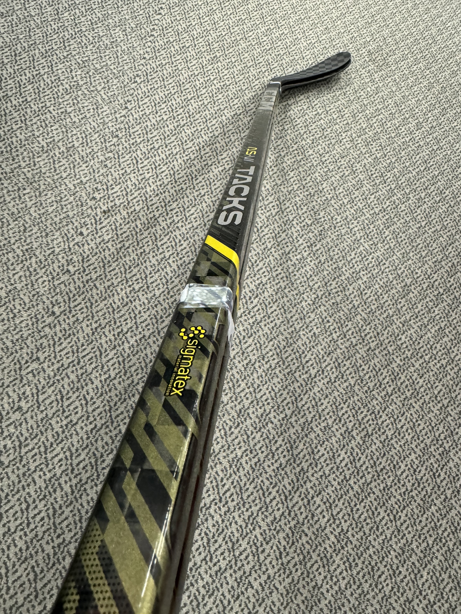 2-Pack CCM AS-VI 55 flex P28 curve right hand sticks | SidelineSwap