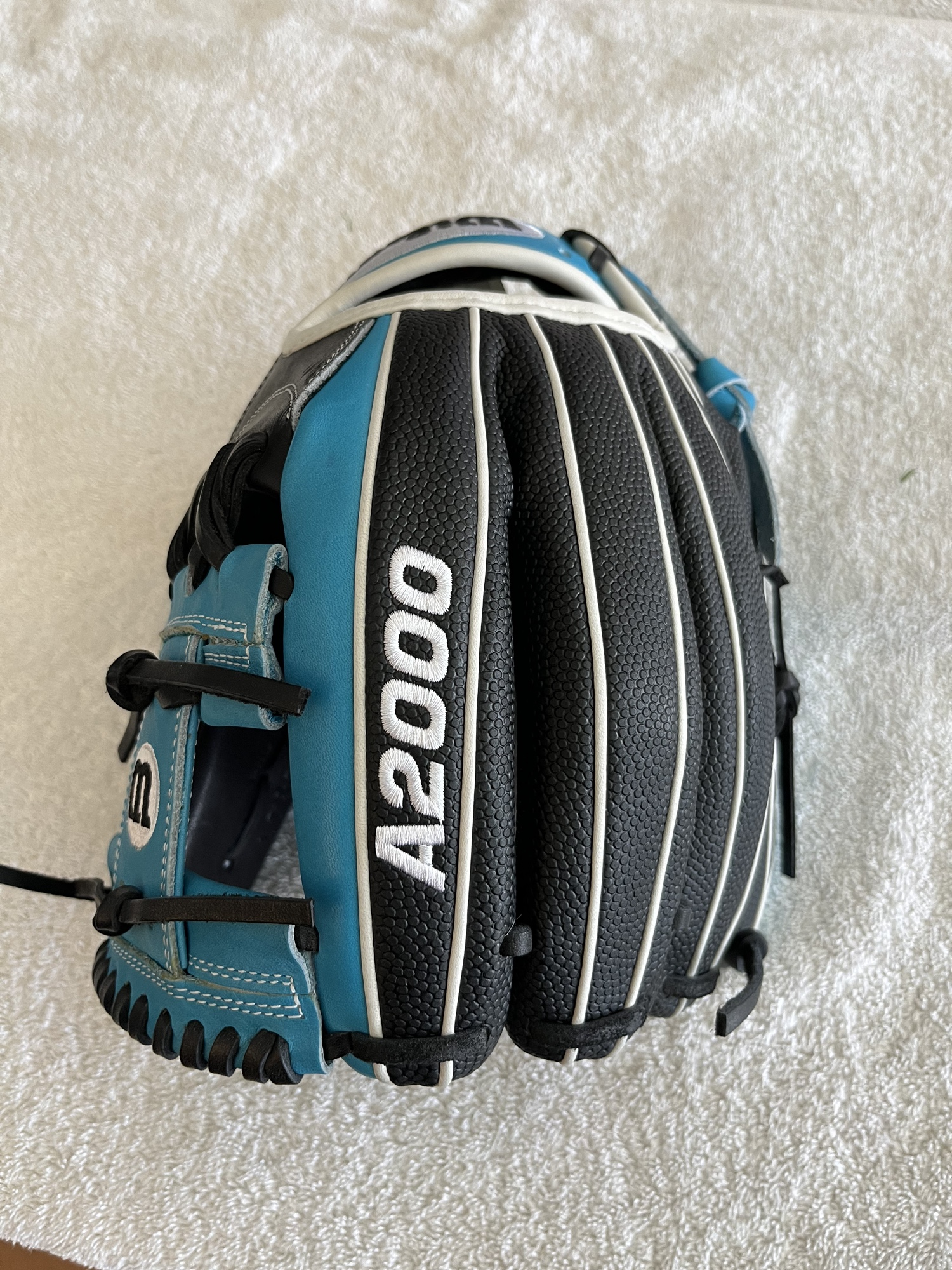 Wilson A2000 1787 January 2020 GOTM 11.75” I-web | SidelineSwap