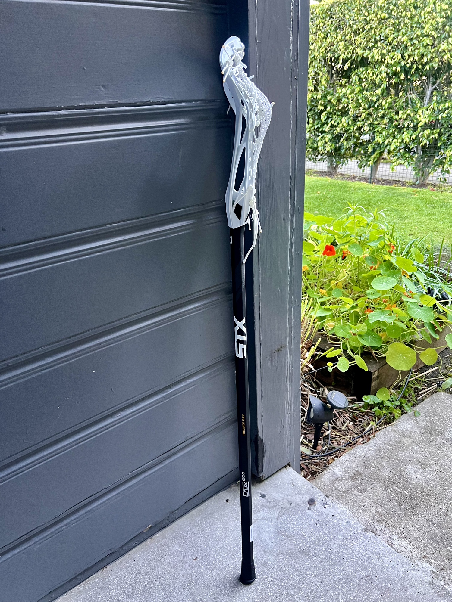 STX Crux Women’s Lacrosse head on Crux 600 Shaft (complete stick ...