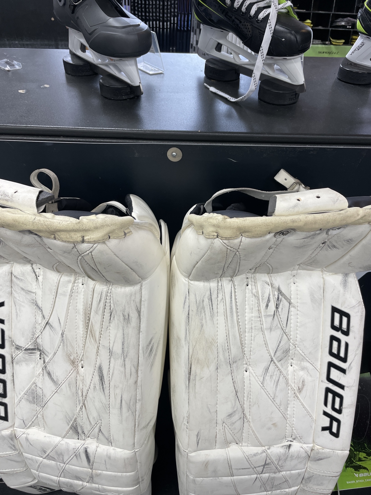 Used Bauer reactor 6000 Goalie Leg Pads | SidelineSwap