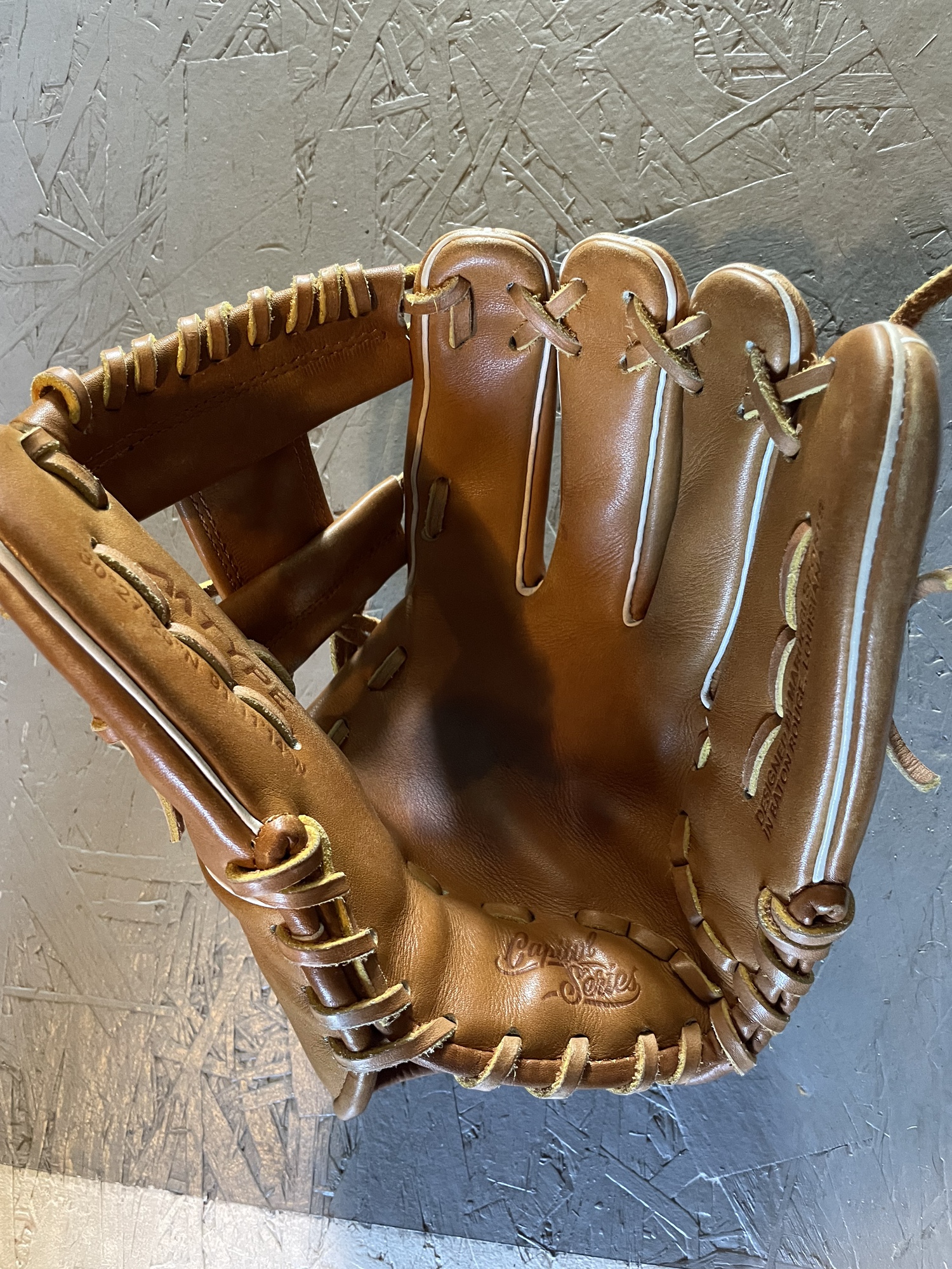 Marucci Capitol Series 11.5” Model 53 Infield Glove | SidelineSwap