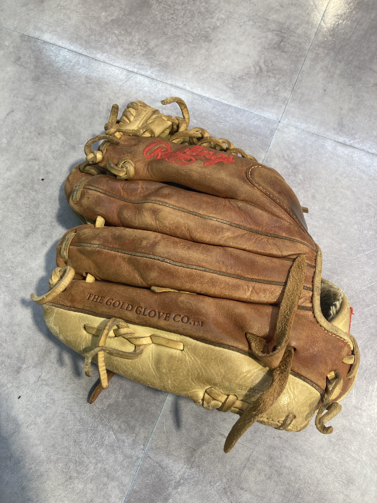 Brown Used Rawlings Gold Glove Elite Right Hand Throw Baseball Glove 11.5" | SidelineSwap