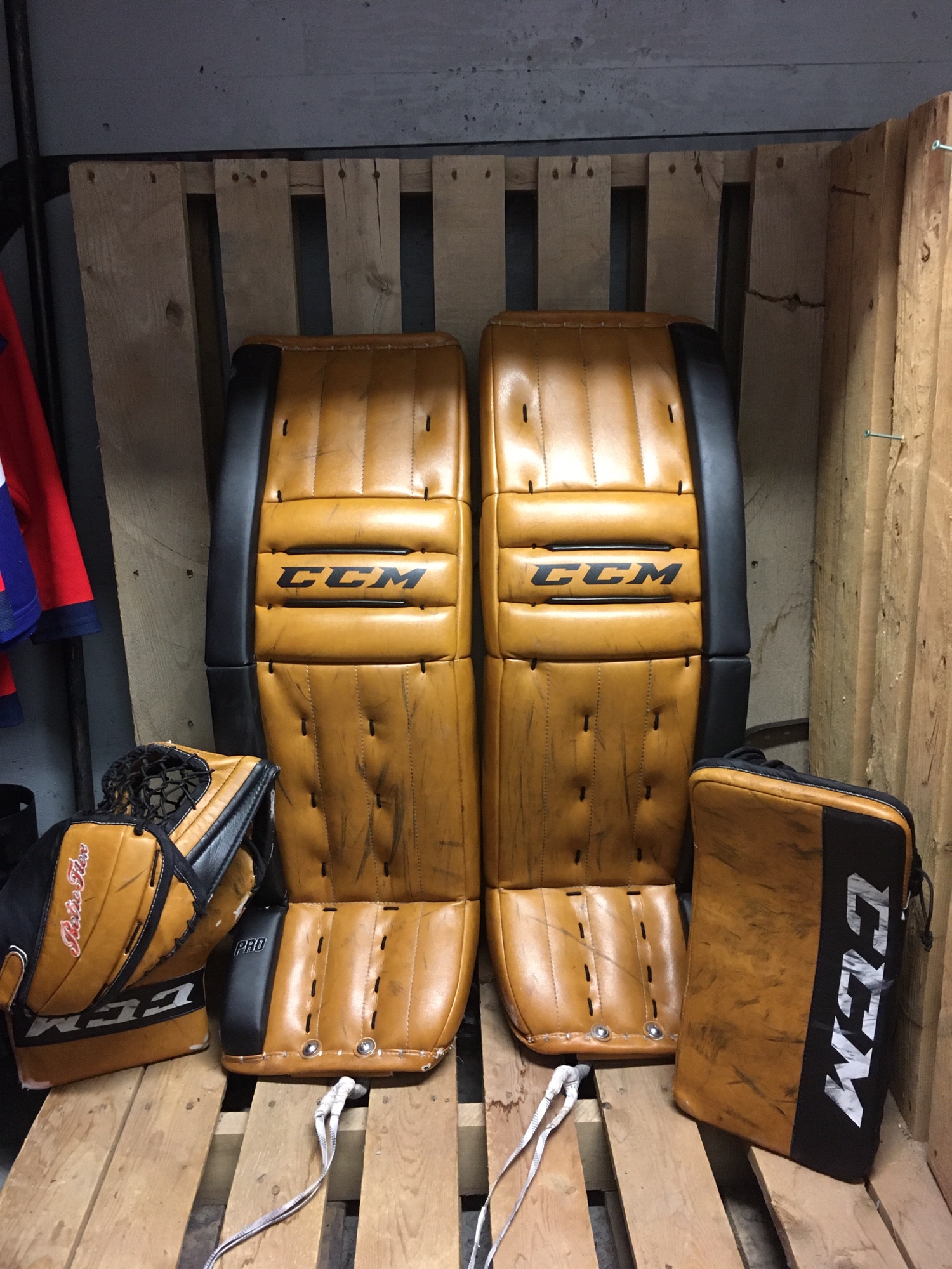 CCM Retro Flex 4 full right Pro | SidelineSwap