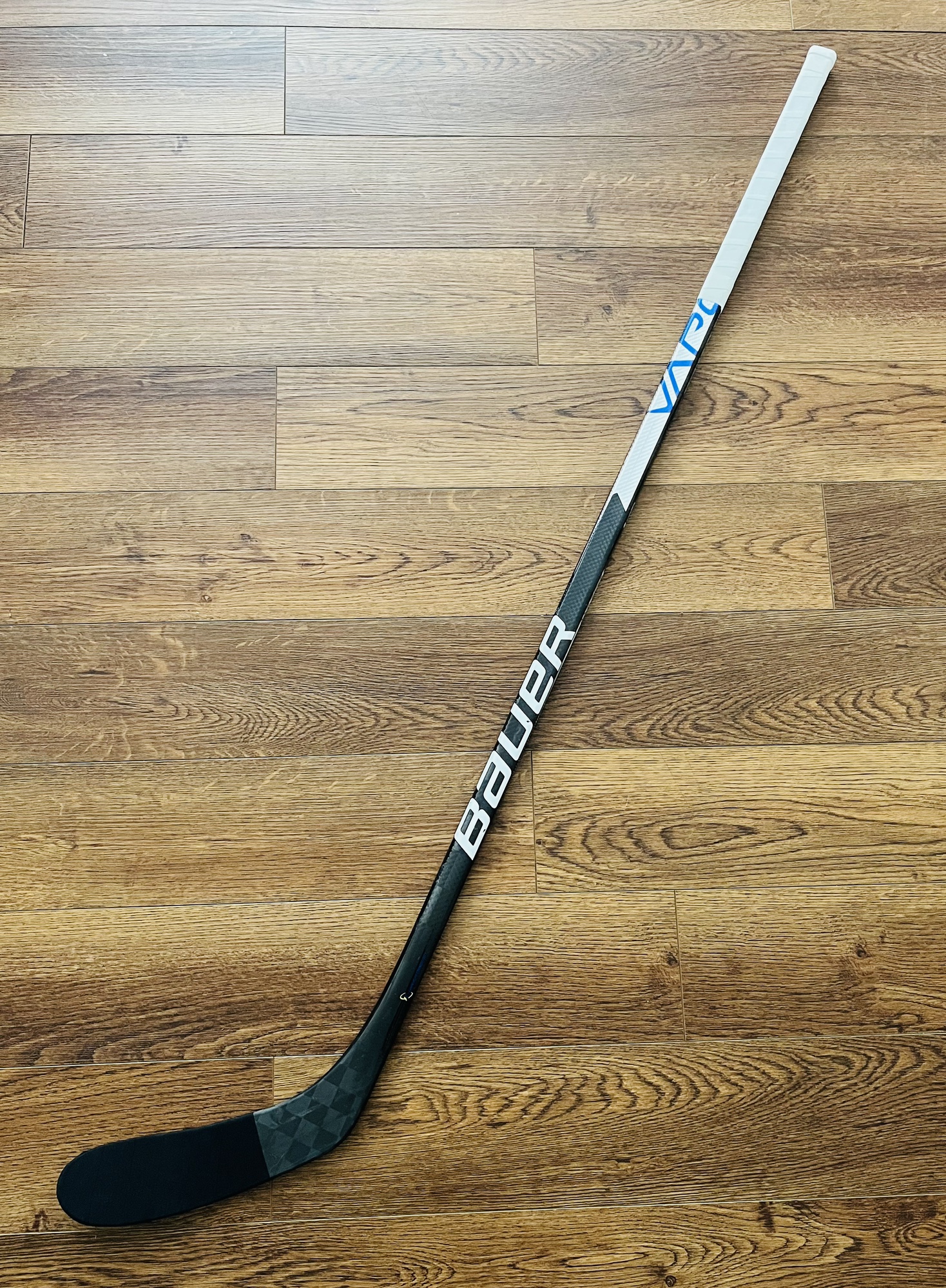 Pro Stock Bauer Vapor Hyperlite P28 70 Flex Hockey Stick | SidelineSwap