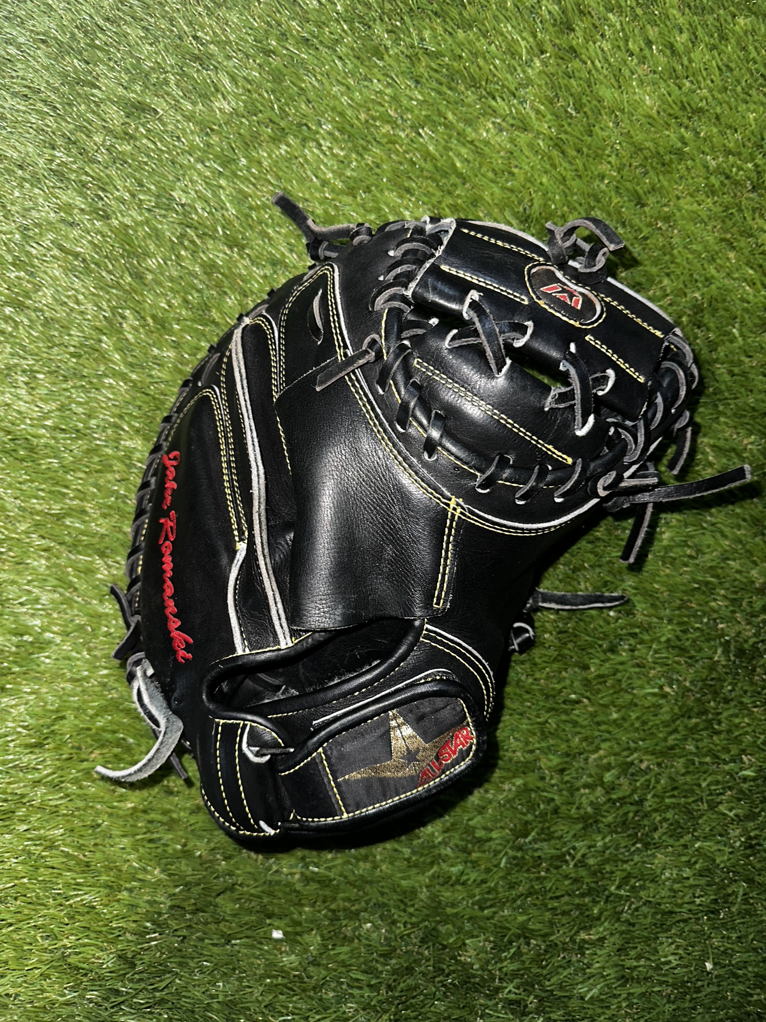 All Star Pro Elite Catchers Mitt Right 33.5 Pro Issued | SidelineSwap