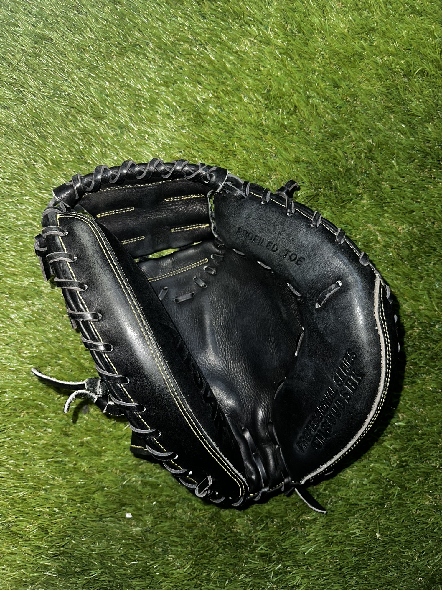 All Star Pro Elite Catchers Mitt Right 33.5 Pro Issued | SidelineSwap