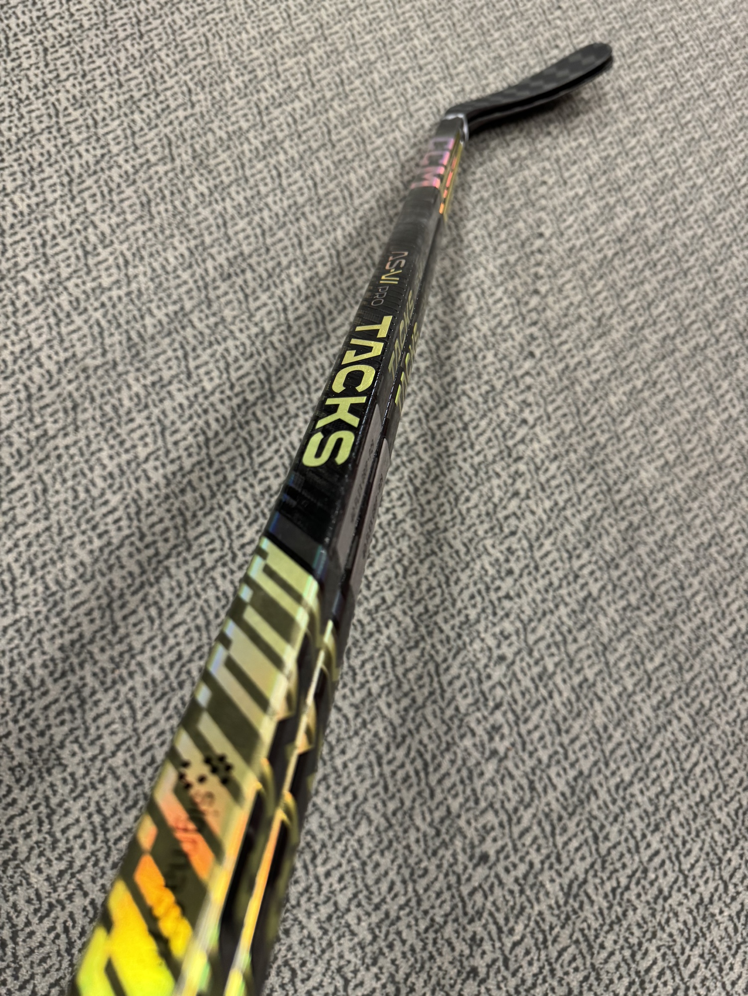 2-Pack CCM AS-VI Pro 40 flex P29 curve right hand sticks | SidelineSwap