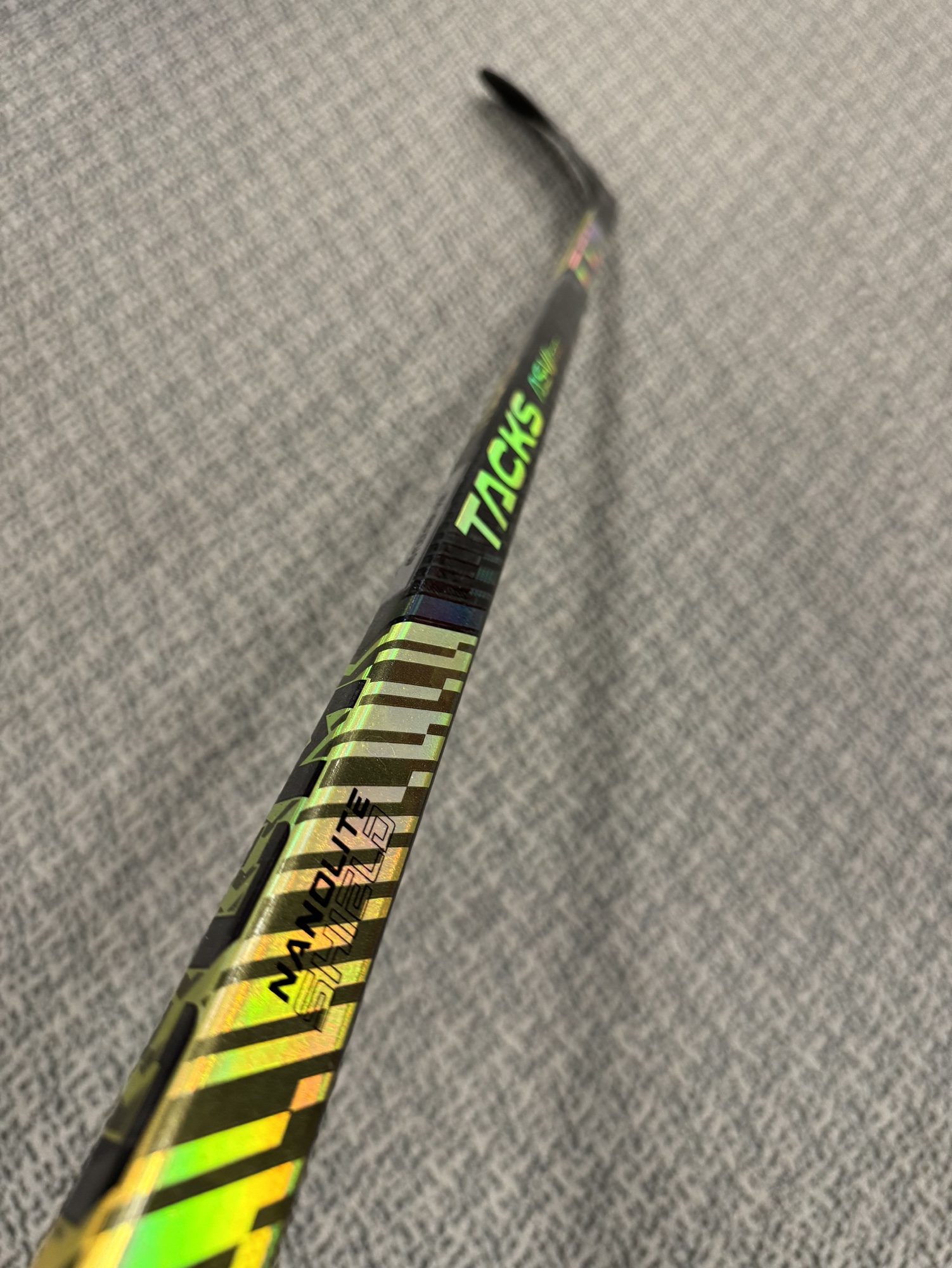 CCM Tacks AS-VI Pro 40 flex P28 curve right hand stick | SidelineSwap