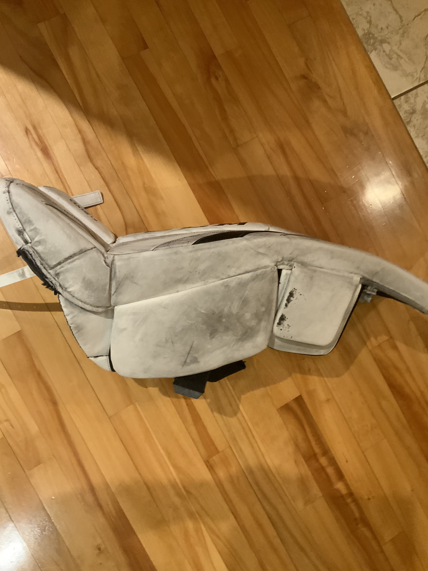 CCM SpeedSkin Axis 1.5 30+1 Goalie Pads | SidelineSwap