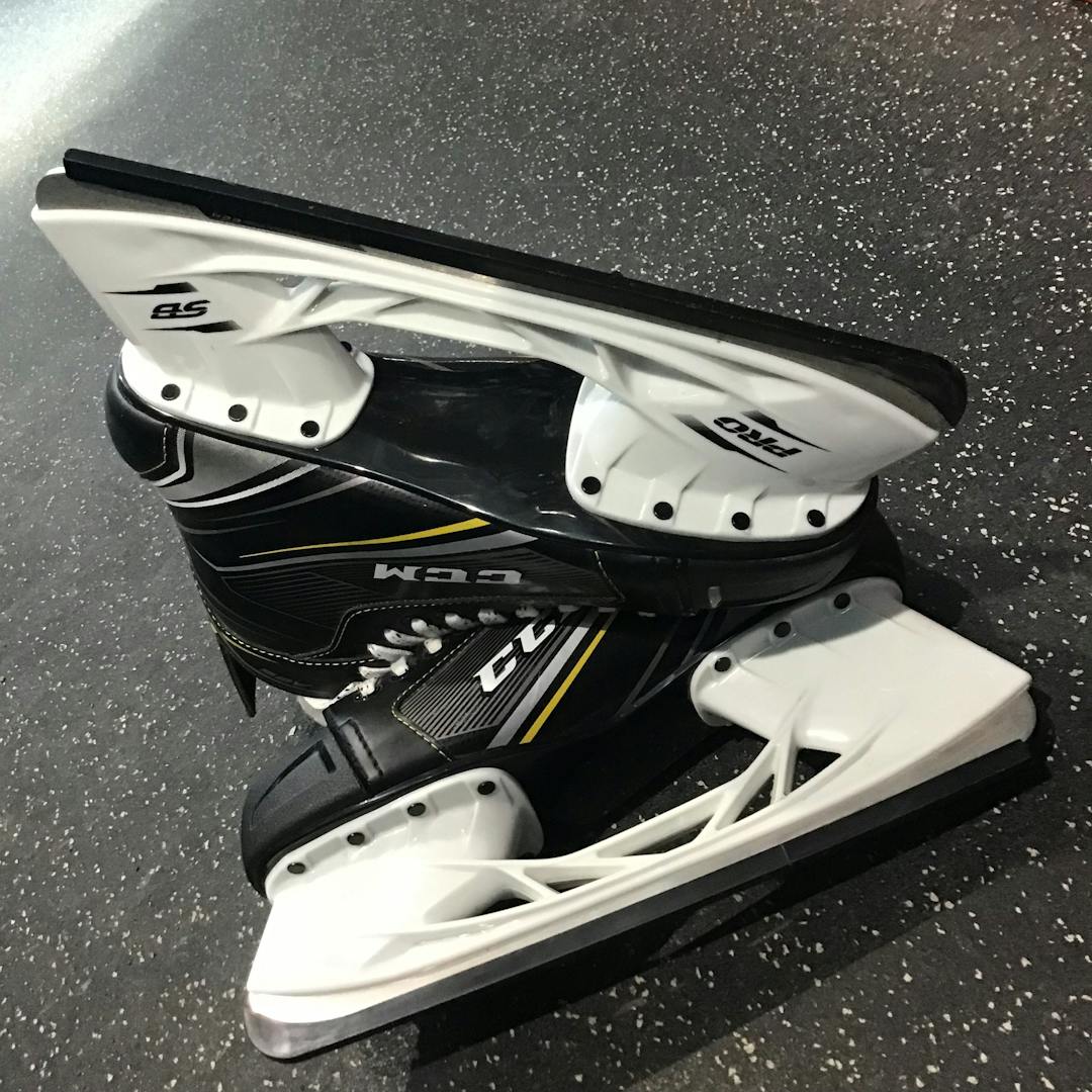 Used Ccm Rib Pro 2 Senior 10 Ice Hockey Skates | SidelineSwap