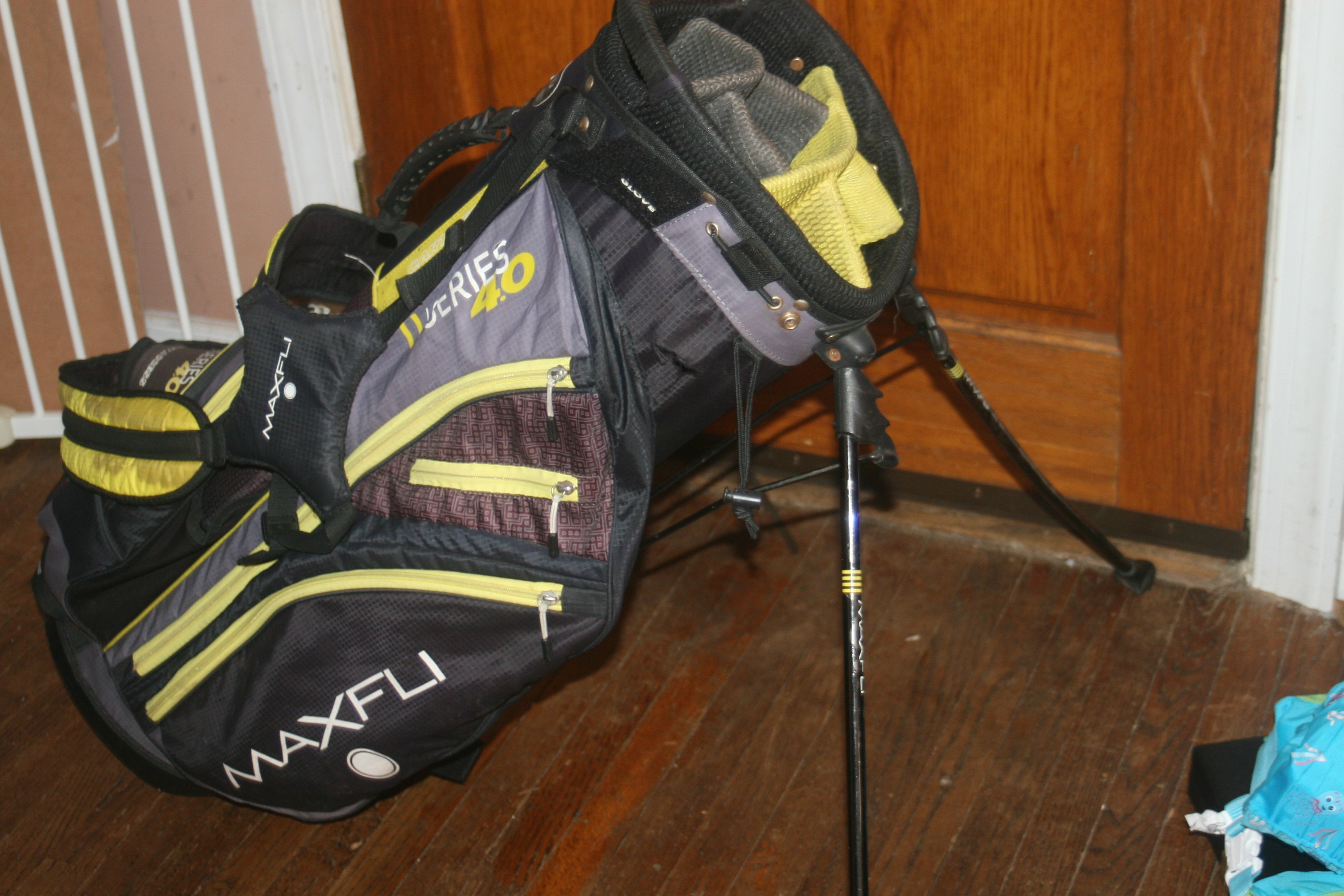 MAXFLI U/Series 4.0 Stand 7 Way Golf Club Bag | SidelineSwap