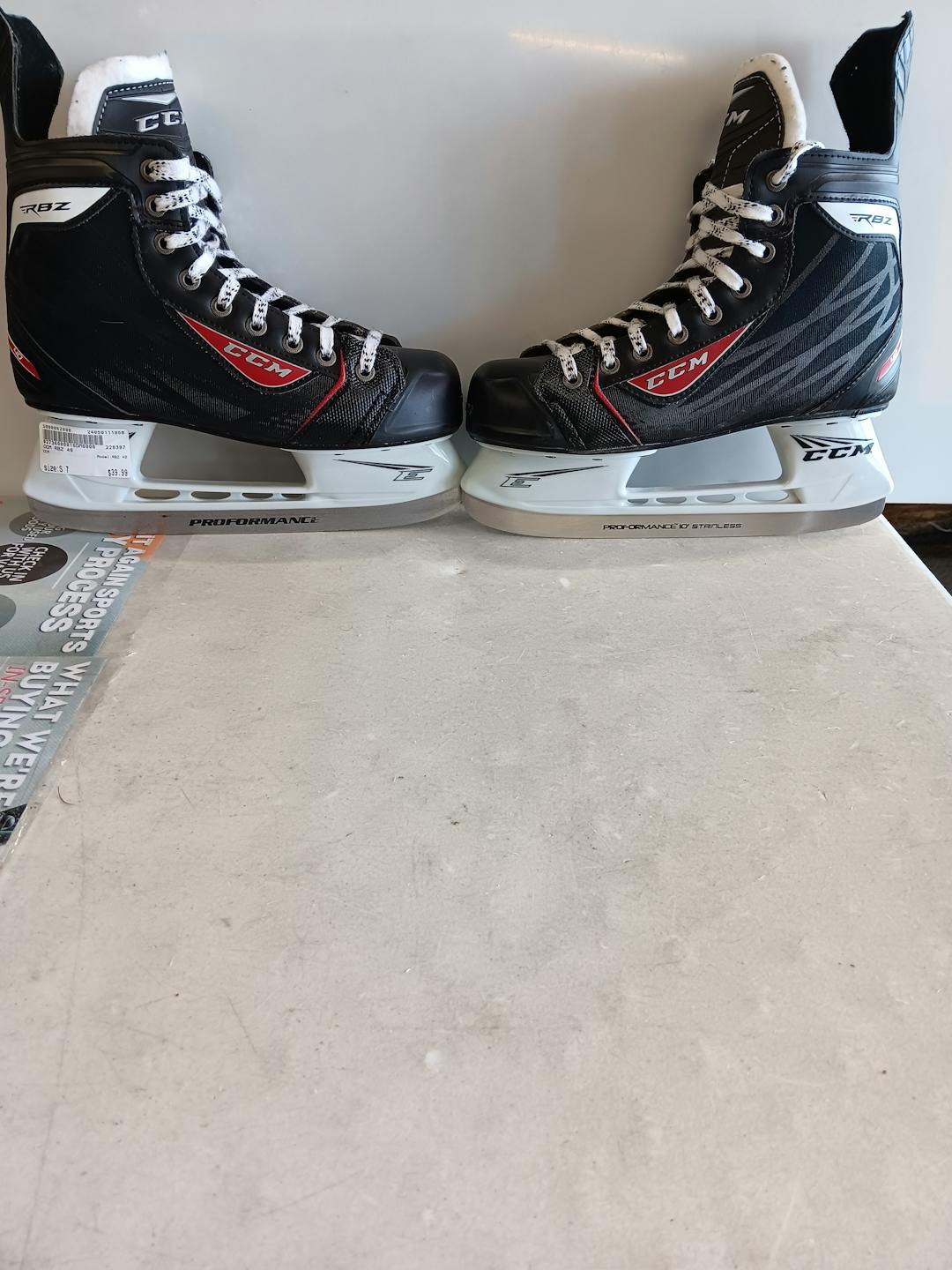 Used Ccm Rbz 40 Senior 7 Ice Hockey Skates | SidelineSwap