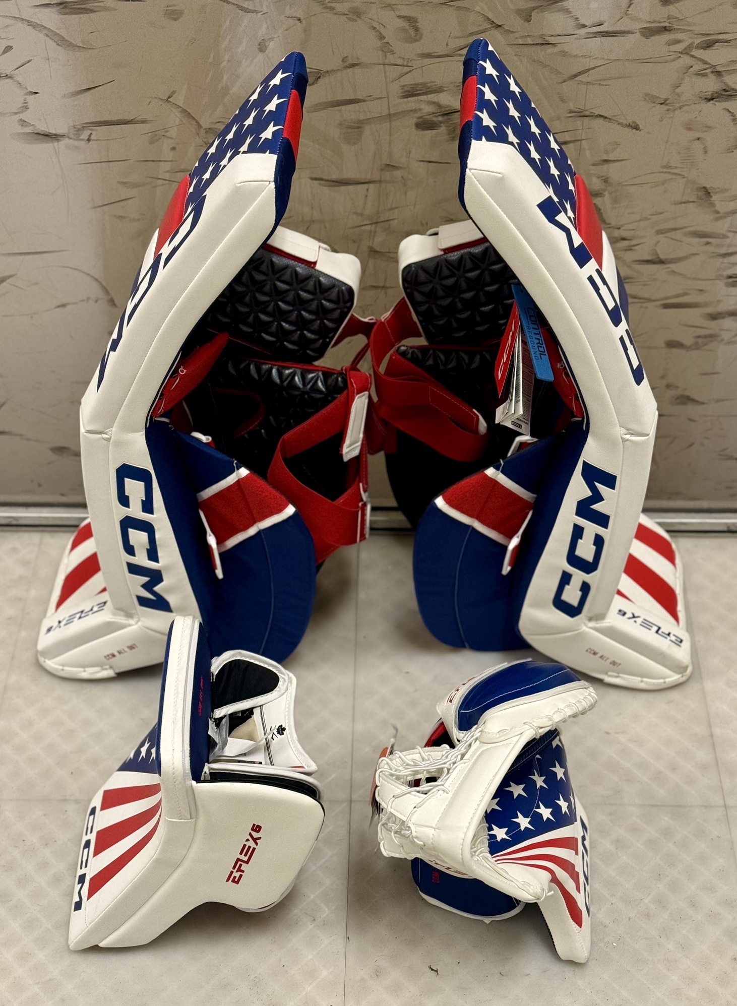 CCM EFlex 6 Goalie Set; Custom Sr. - 34+1 | SidelineSwap