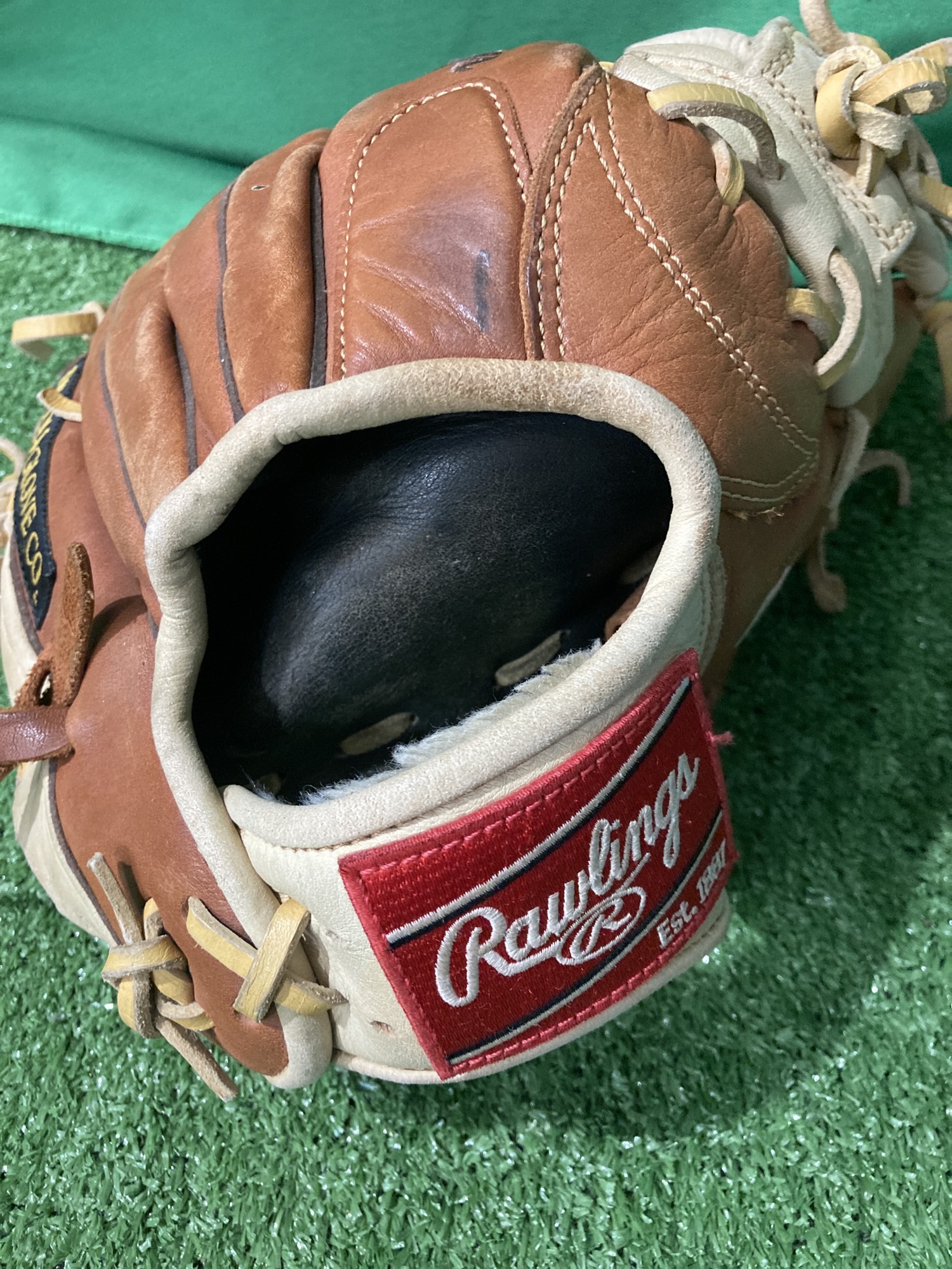 Brown Used Rawlings Gold Glove Elite Right Hand Throw Infield Baseball Glove 11.25" | SidelineSwap