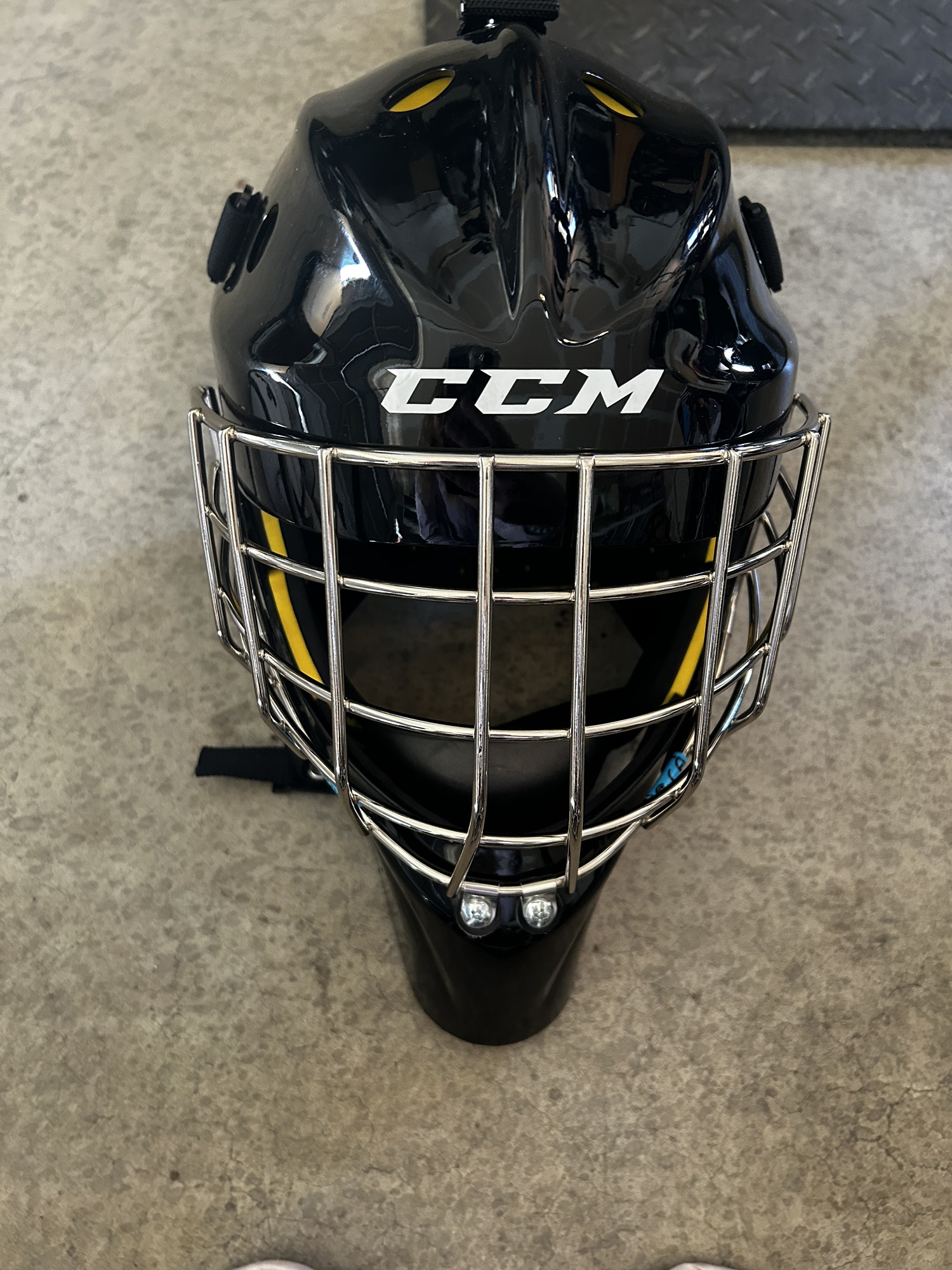 Used 33" CCM Regular Extreme Flex III Goalie Full Set | SidelineSwap