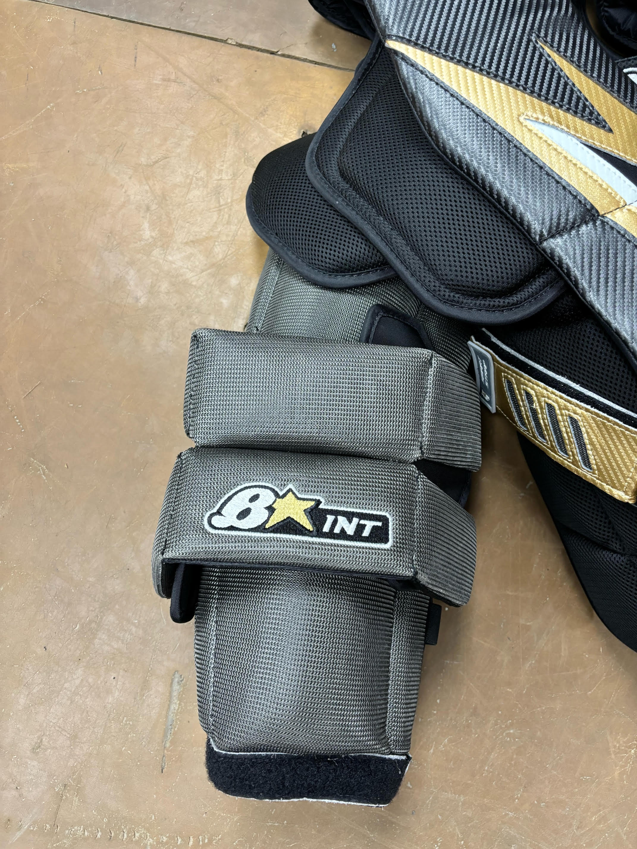 New Large/Extra Large Brian's Bstar Goalie Chest Protector Intermediate ...