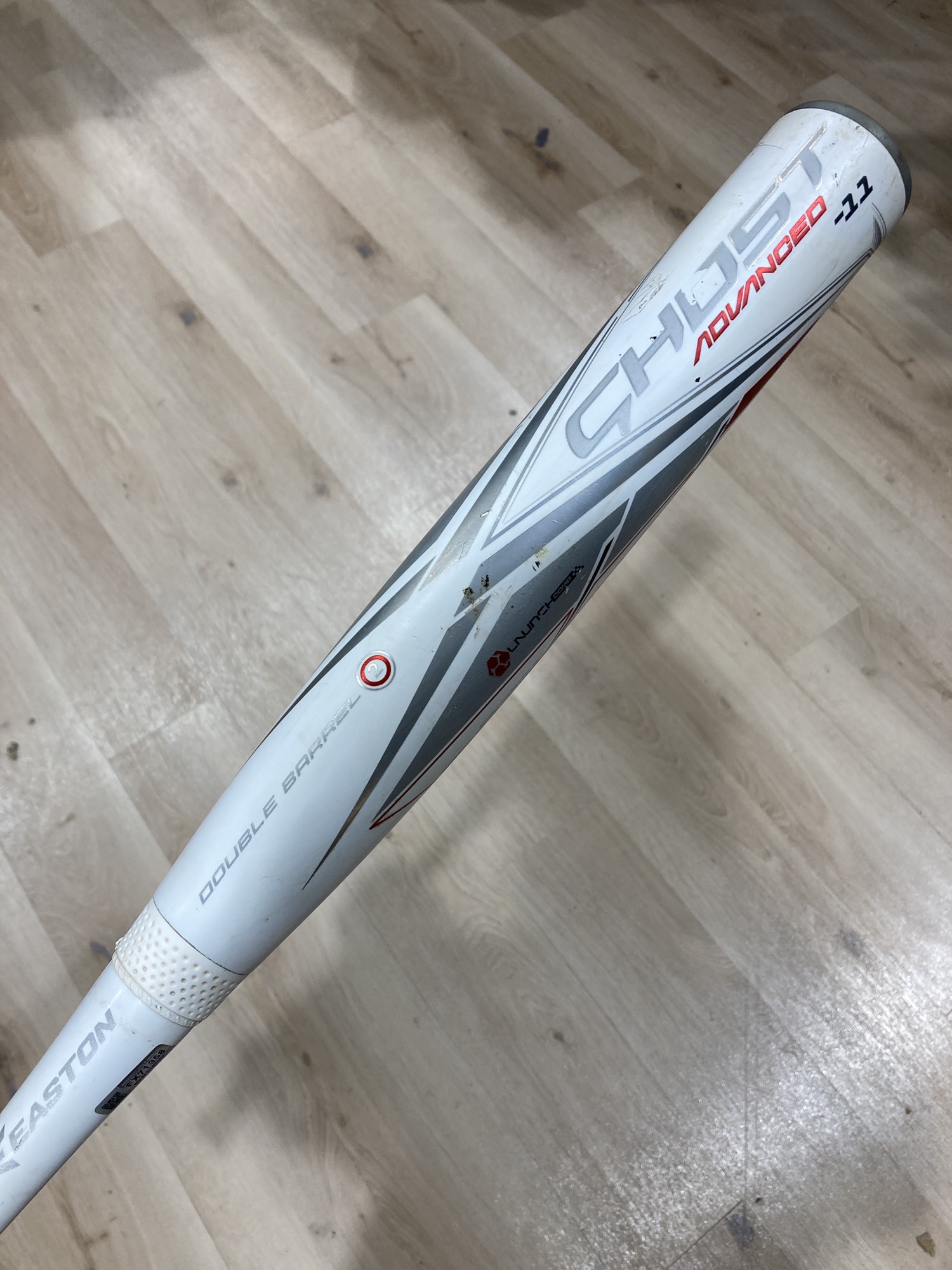 White Used 2020 Easton Ghost Bat (-11) Composite 19 oz 30" | SidelineSwap
