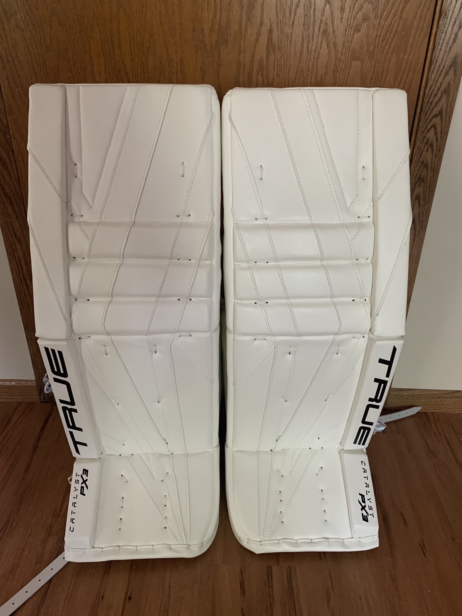 True Catalyst PX3 Goalie Pads | SidelineSwap